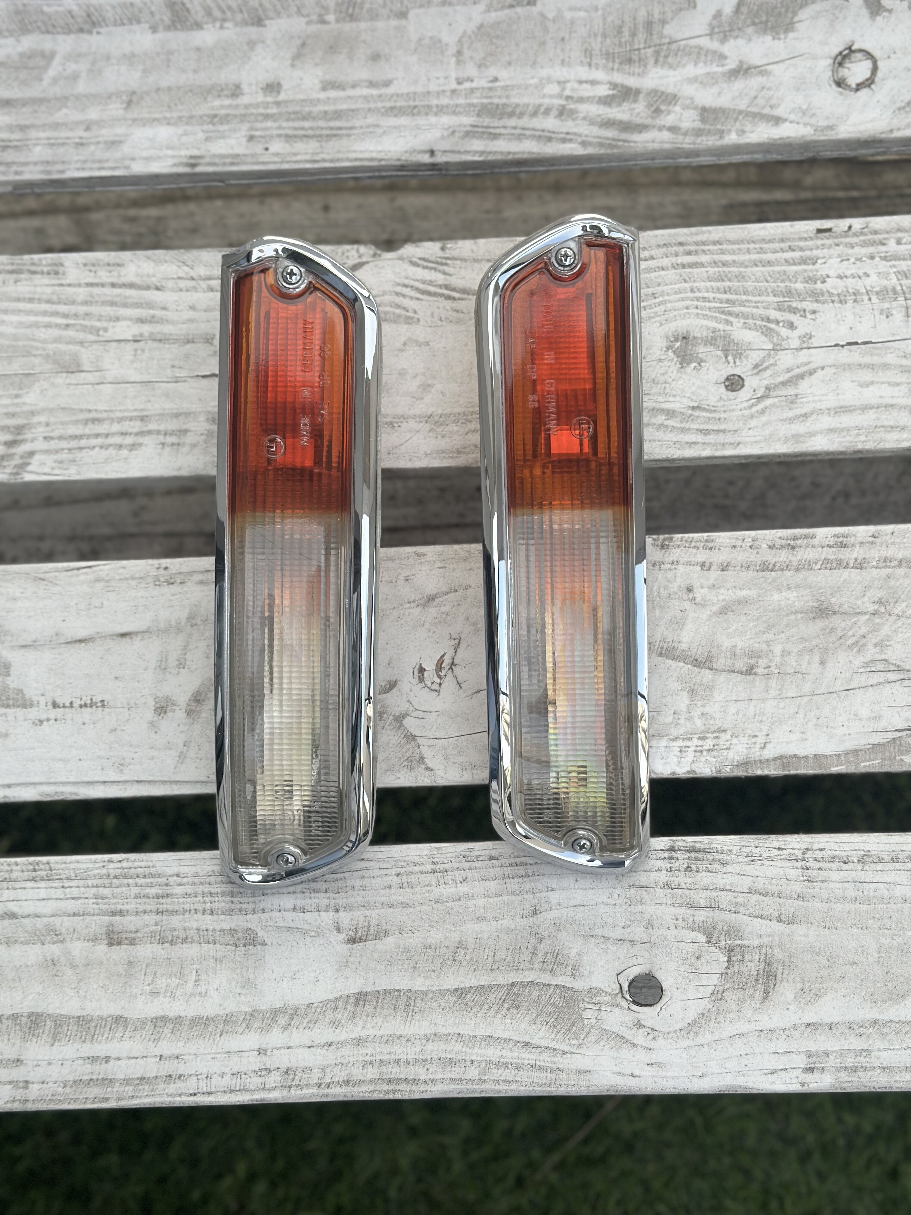 NOS OEM Italian Turn Signals |﻿ Body and Interior