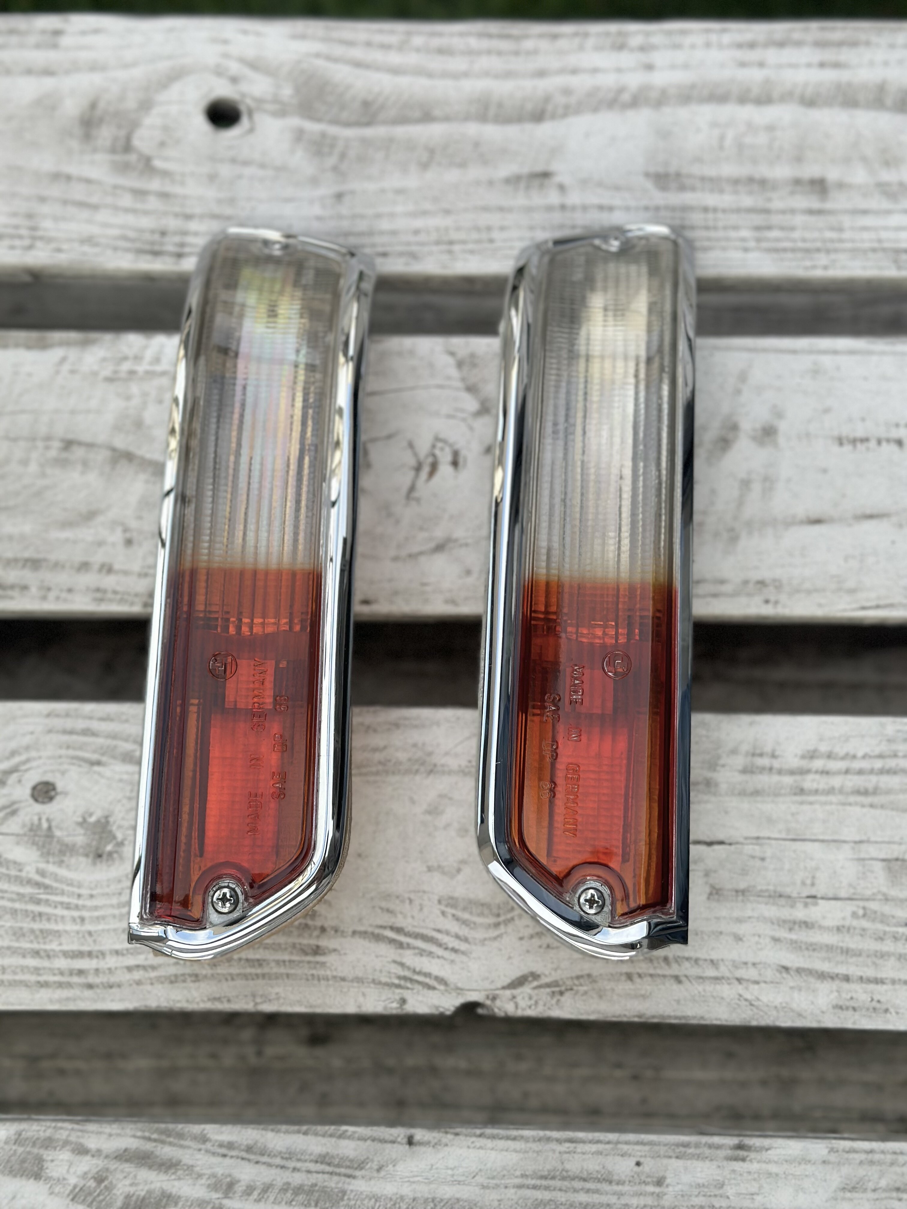 NOS OEM Italian Turn Signals |﻿ Body and Interior