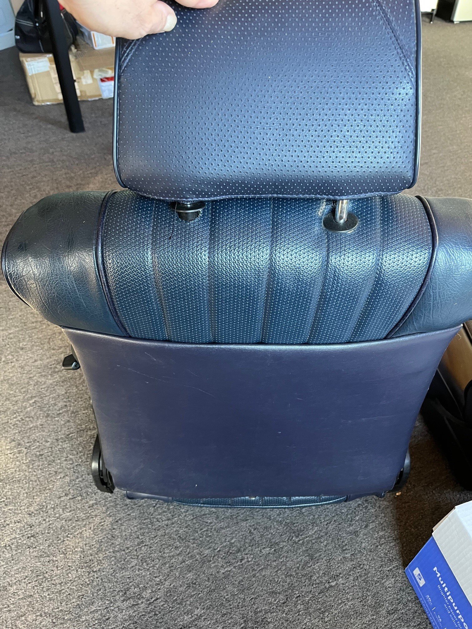 1976 '02 Seats - Body and Interior - 2002FAQ