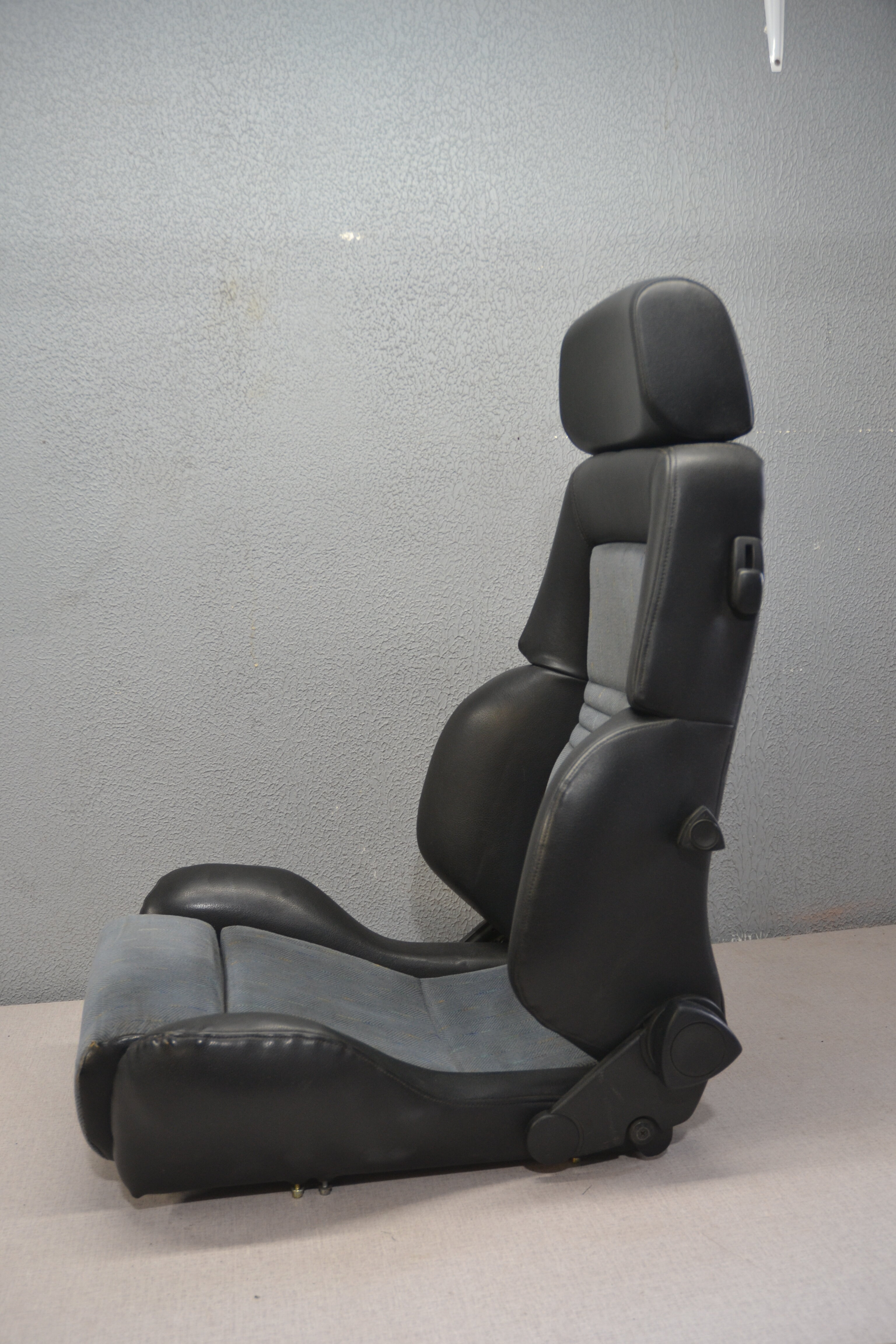 Recaro Grey/Black KRX Single Seat |﻿ Body and Interior