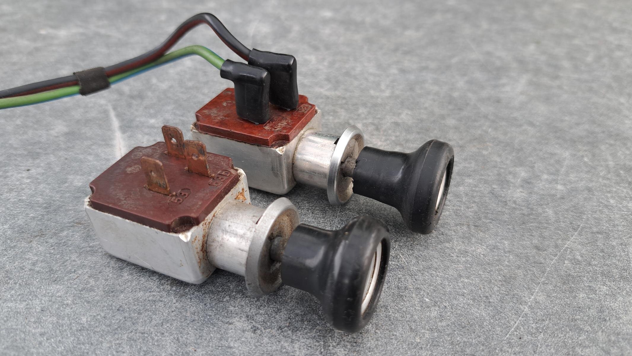 Defrost switches |﻿ Body and Interior