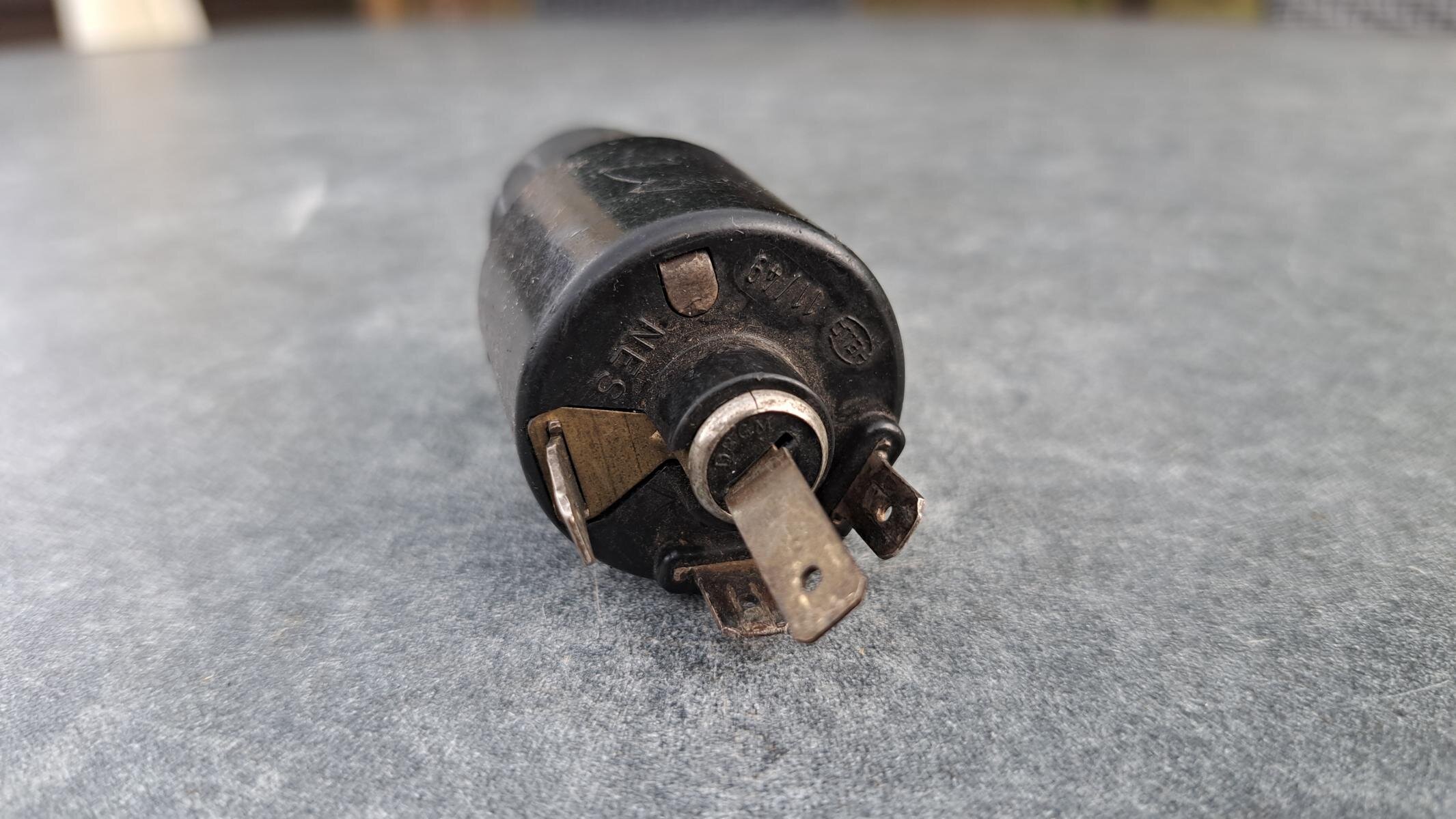 Hella fog light switch - Body and Interior - 2002FAQ