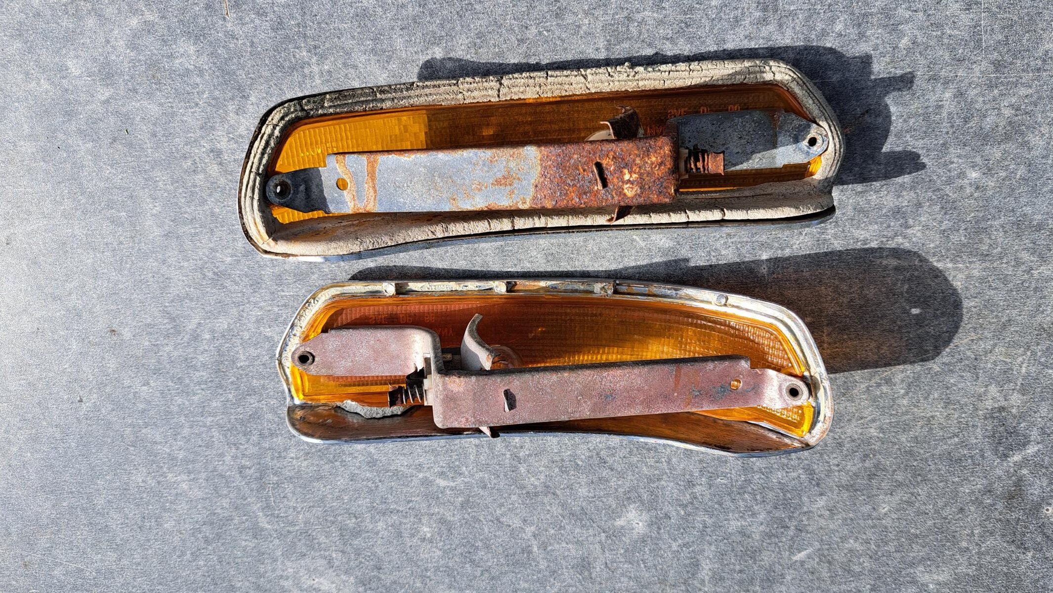 Euro turn signals, pair #2 - Body and Interior - 2002FAQ