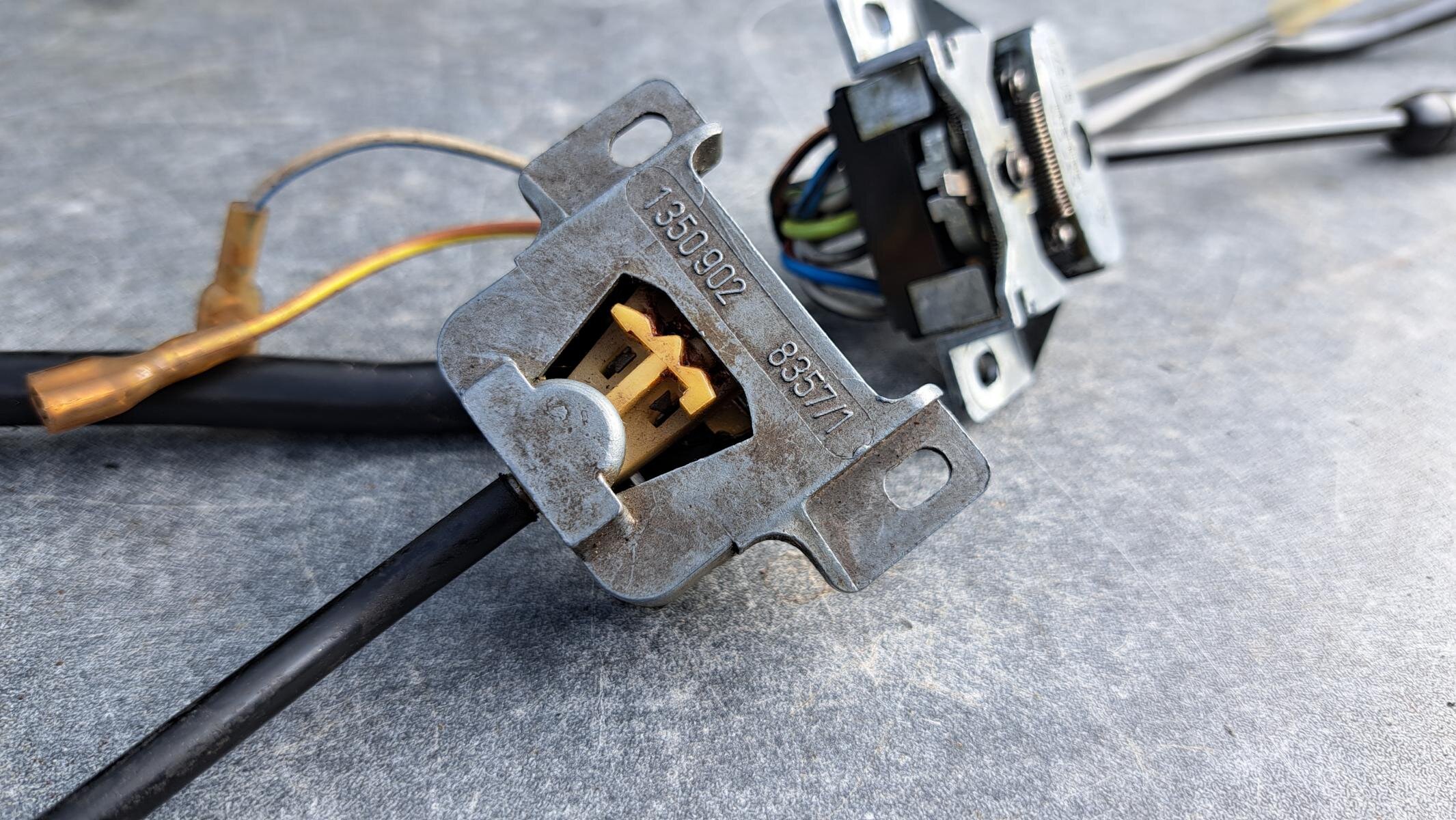 Neue Klasse switches, hi/lo beam + indicator |﻿ Body and Interior