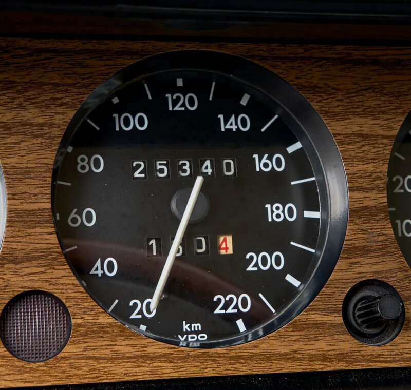 Speedometer fonts on 1974 European tii |﻿ BMW 2002 and other '02