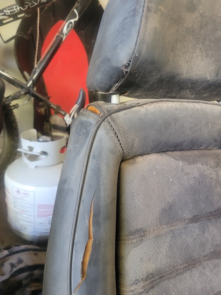 Raising Recaros Back from the Graveyard |﻿ 1974 2002tii Resto (Conrad)