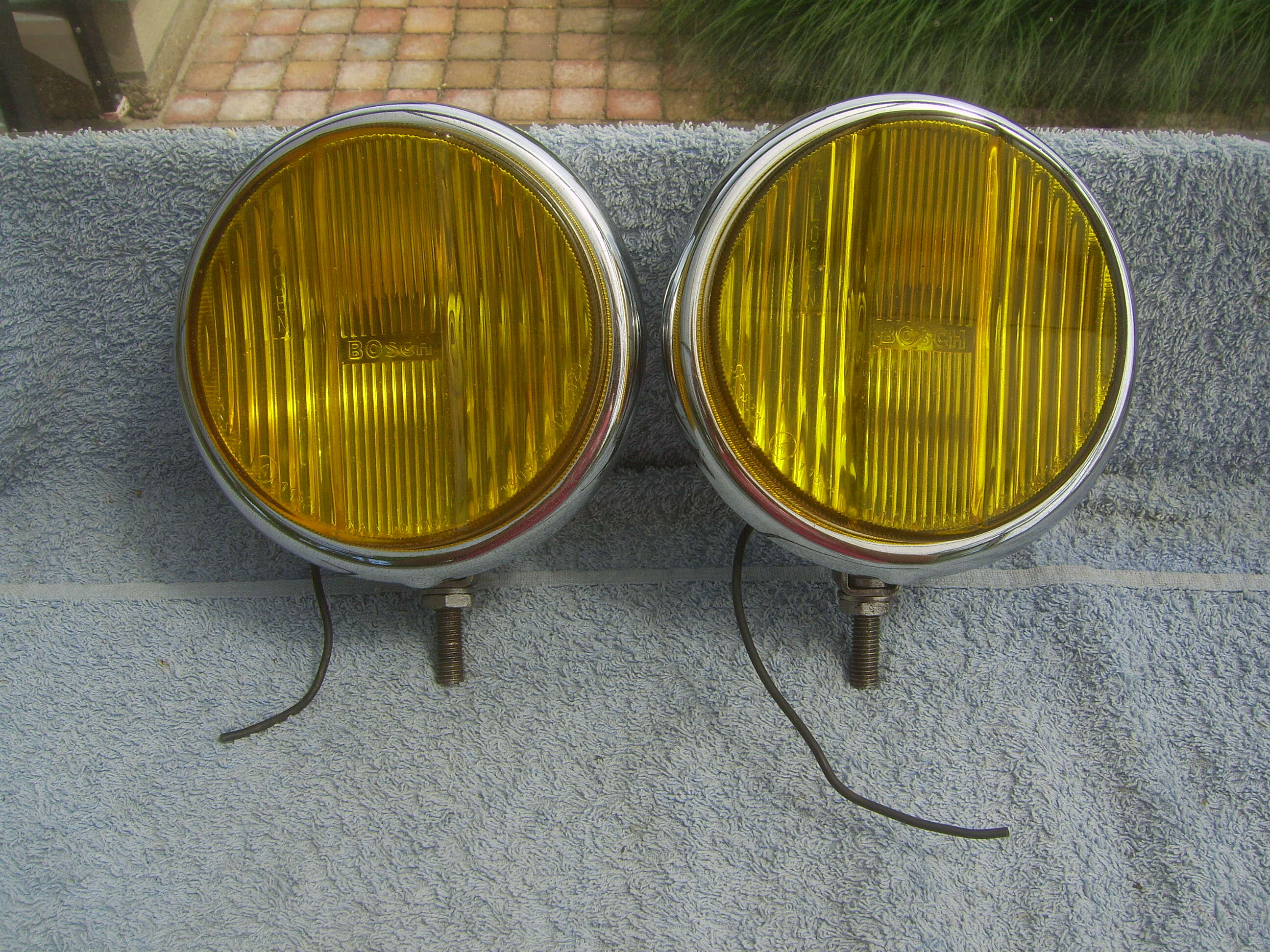 FS: Bosch Knick Halogen Yellow Fog Lights |﻿ Miscellaneous