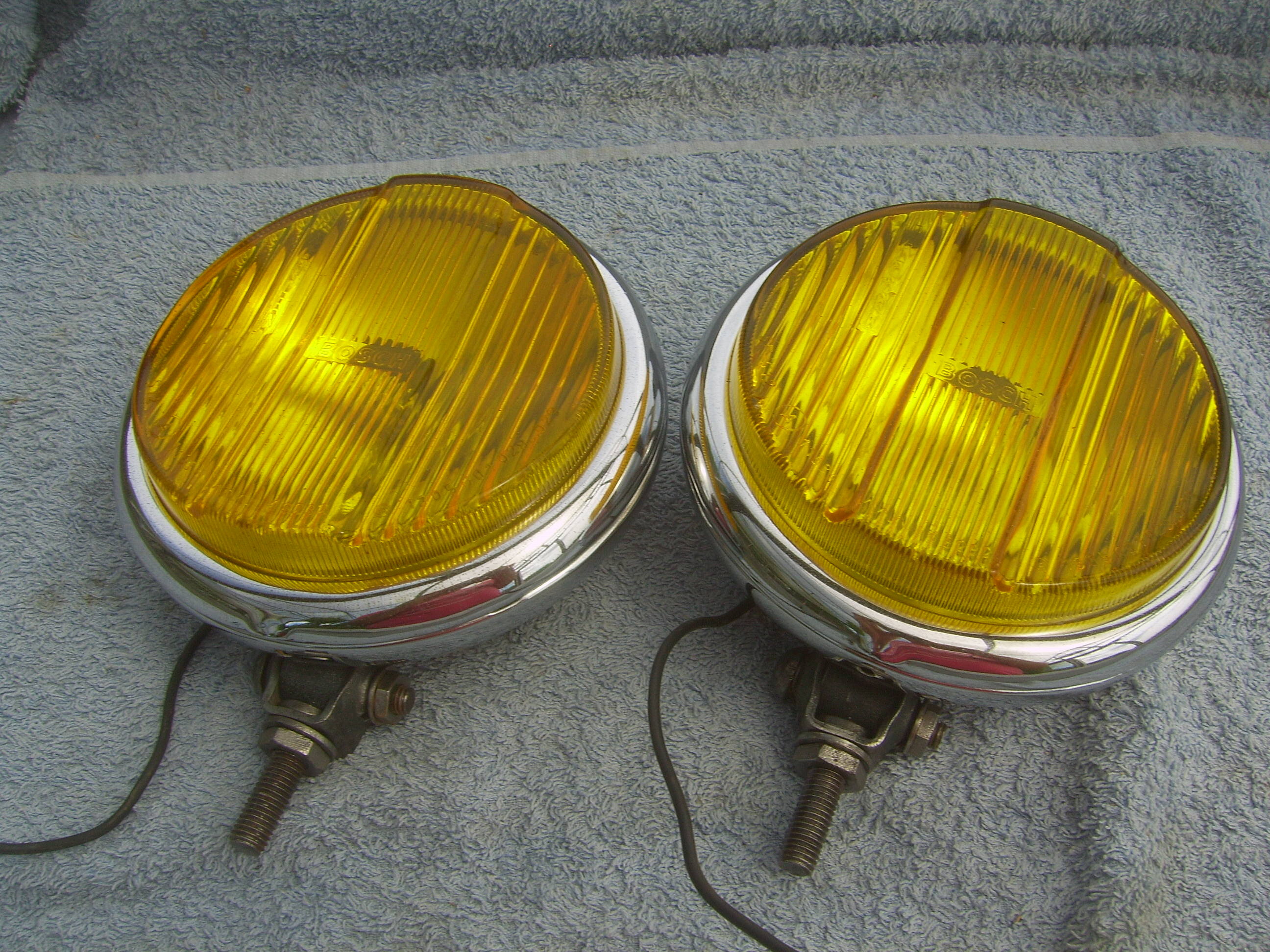FS: Bosch Knick Halogen Yellow Fog Lights |﻿ Miscellaneous