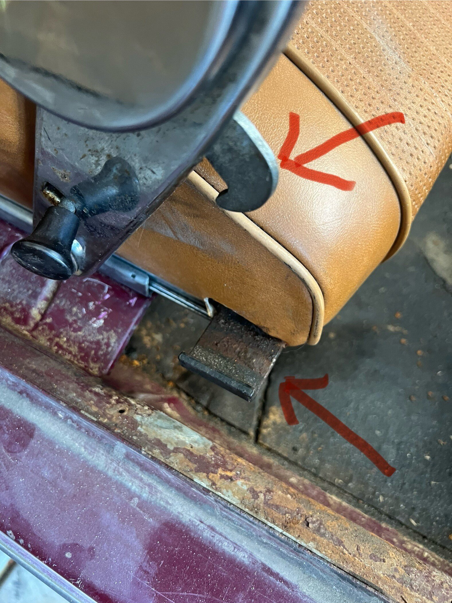 Leather seats |﻿ BMW 2002 and other '02