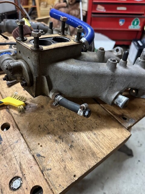 Intake manifold no longer used water port to carb cap? |﻿ BMW 2002 and ...