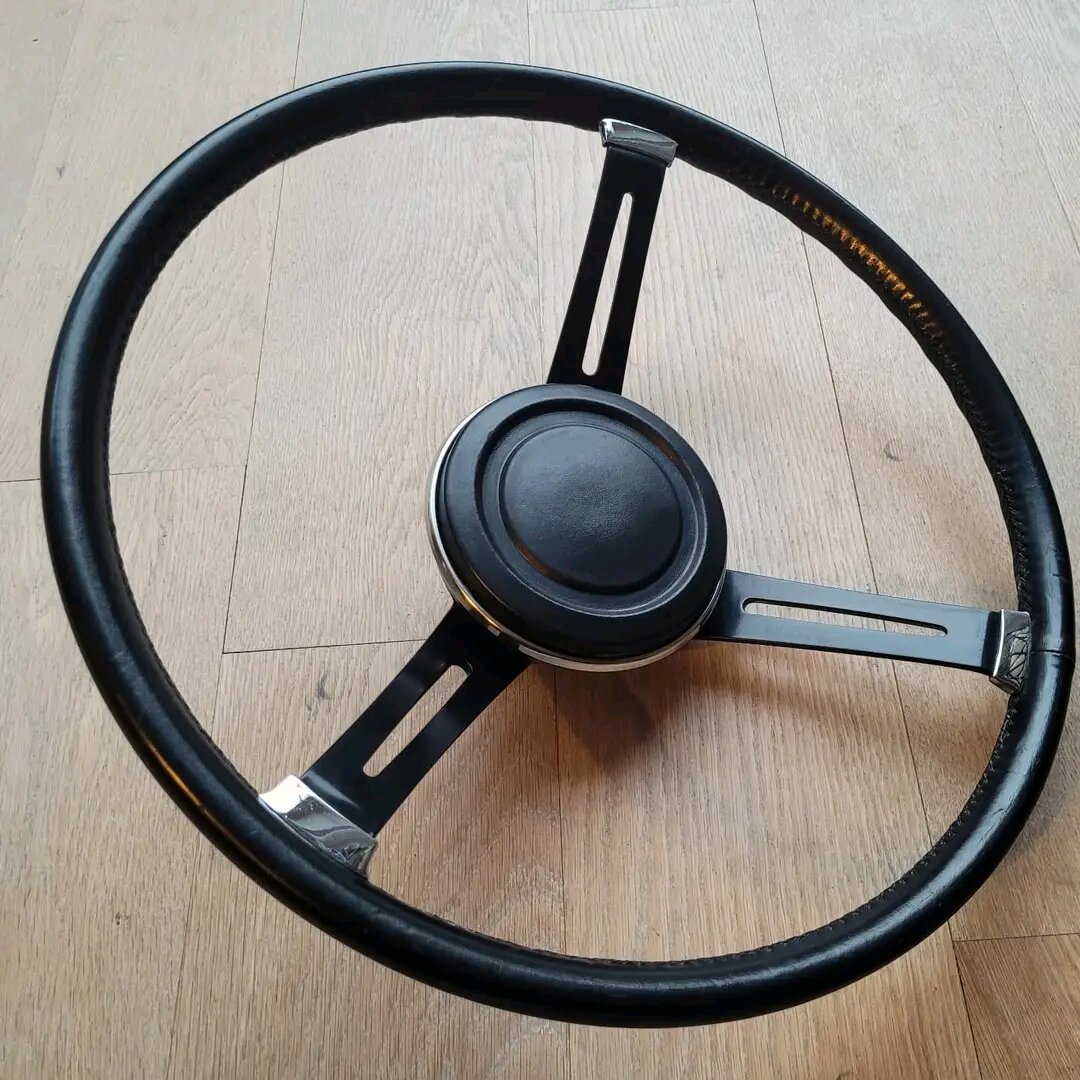 Original Tii steering wheel 40cm - Body and Interior - 2002FAQ