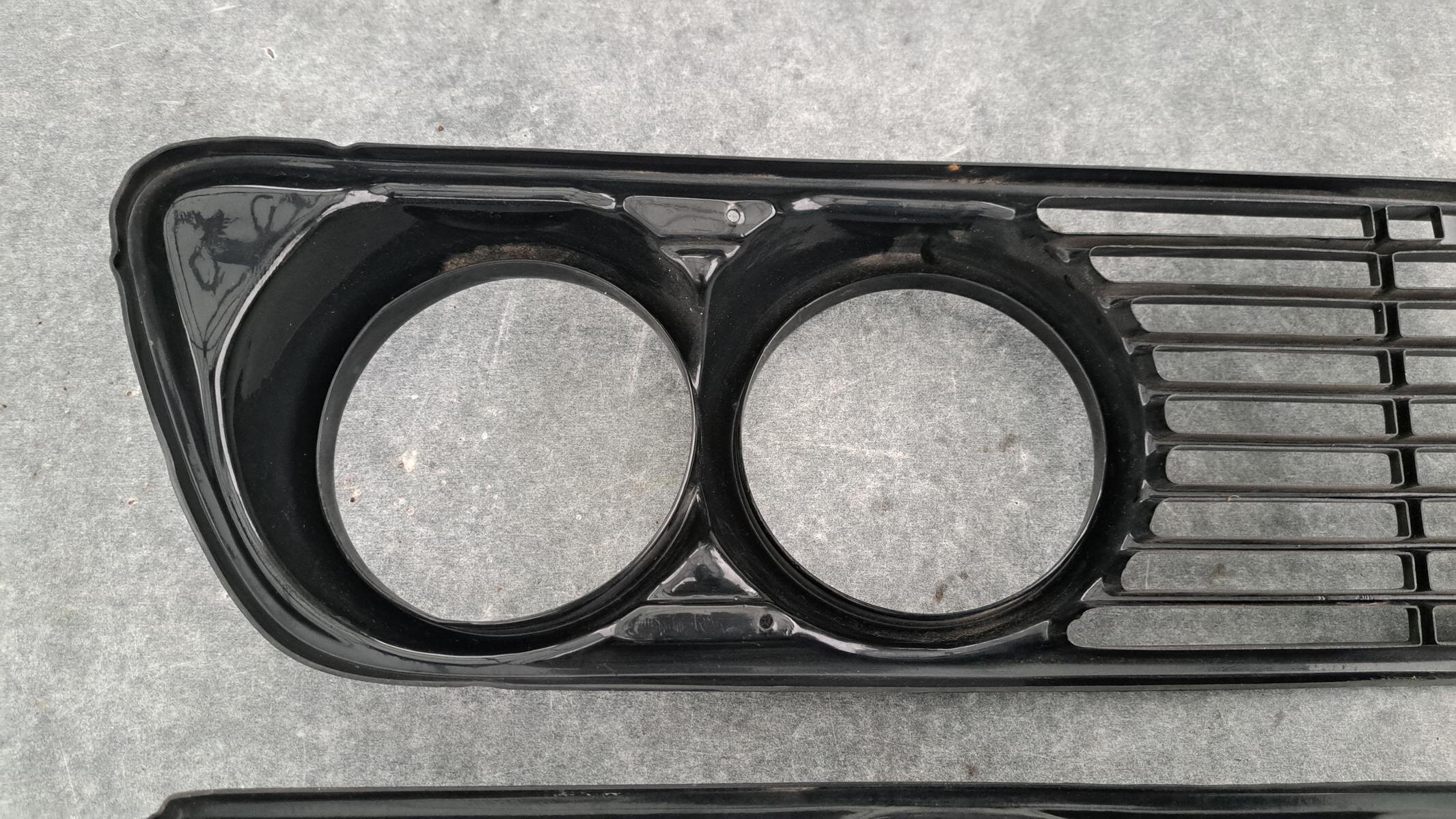 Quad headlight grill - Body and Interior - 2002FAQ