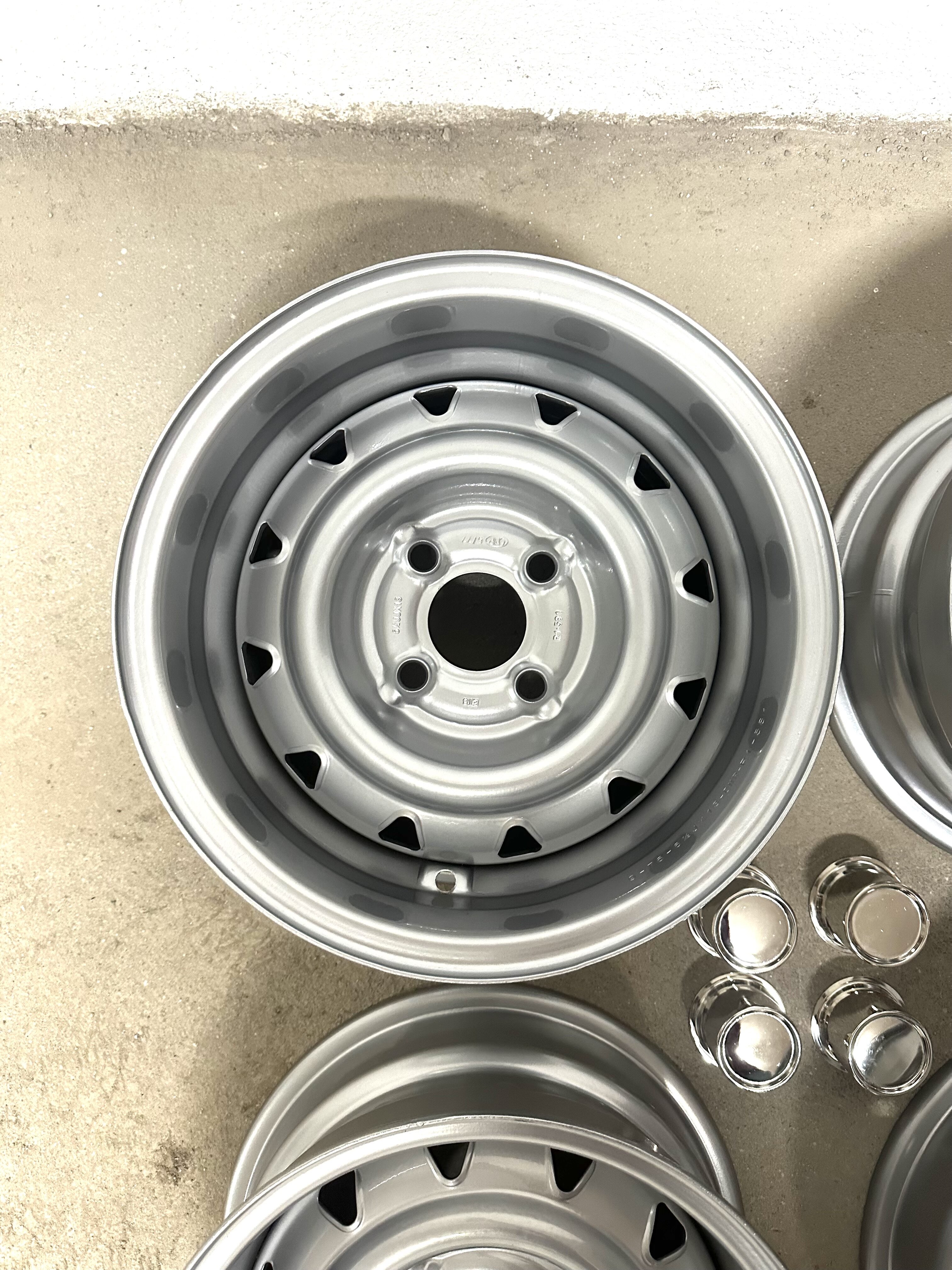 CMR / Borrani R1-581 - 6.5J x 13 - Wheels - 2002FAQ