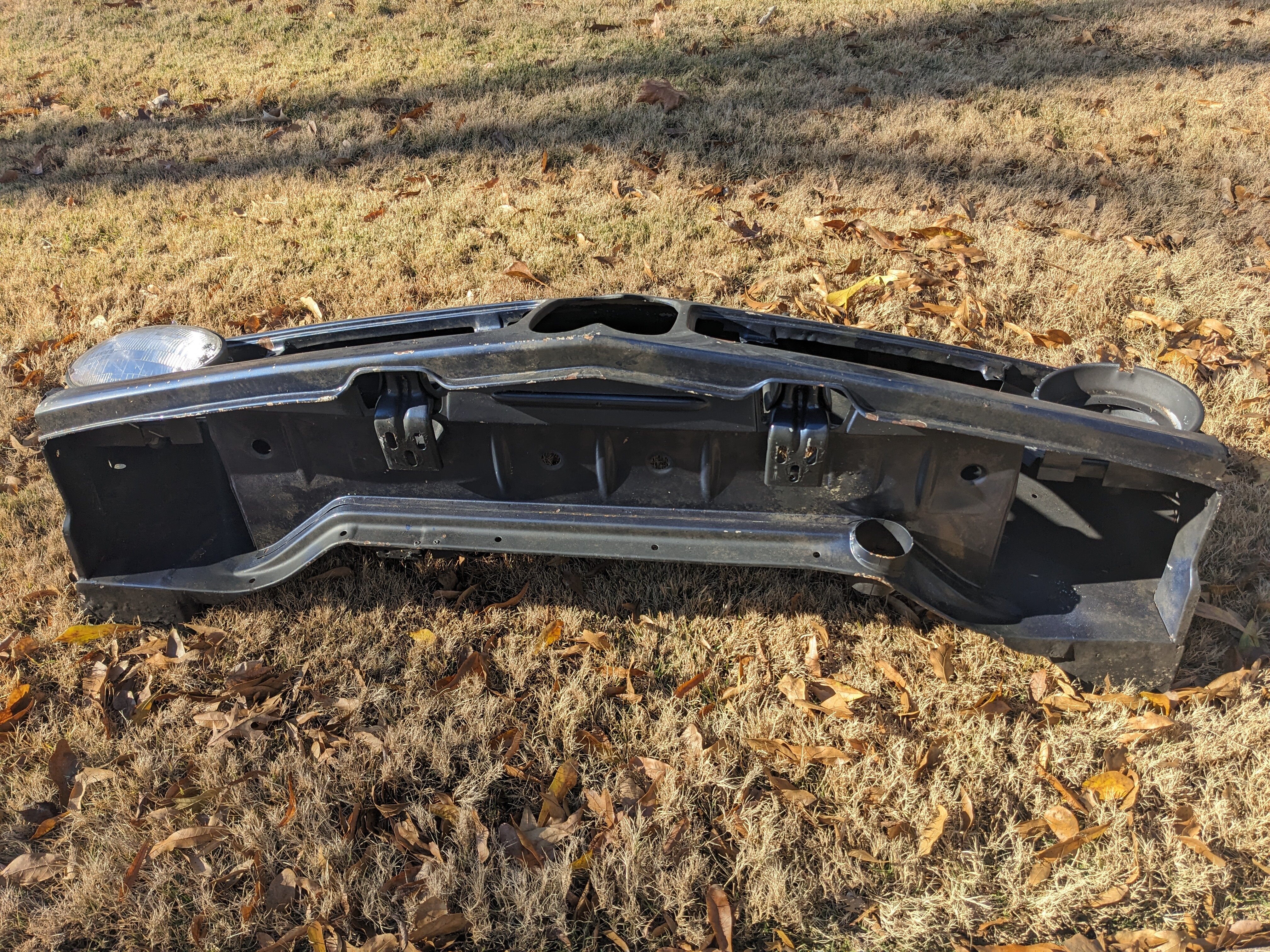 Early nose panel - Body and Interior - 2002FAQ