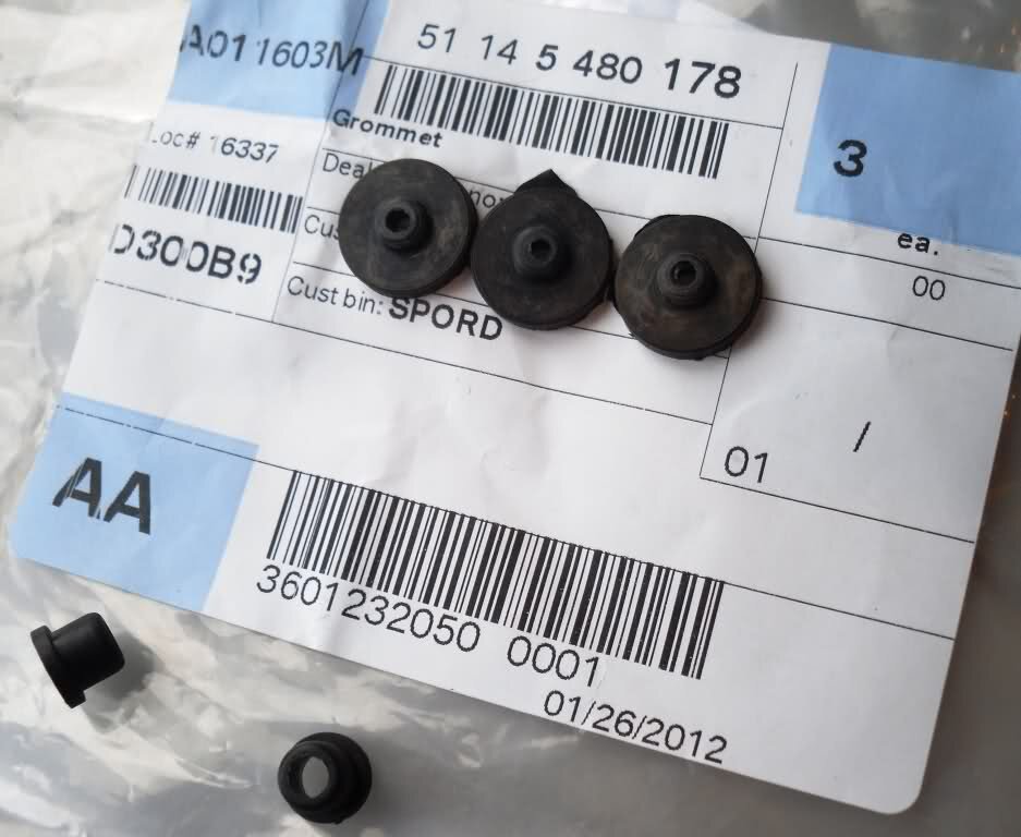 Rear 2002 emblem - posts too short |﻿ BMW 2002 and other '02