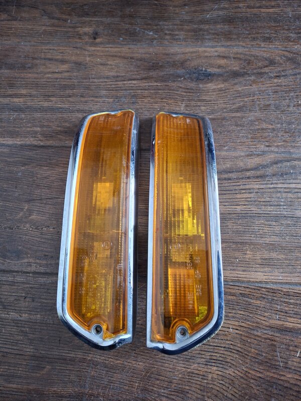 Beautiful set of European turn signals & Header |﻿ Miscellaneous