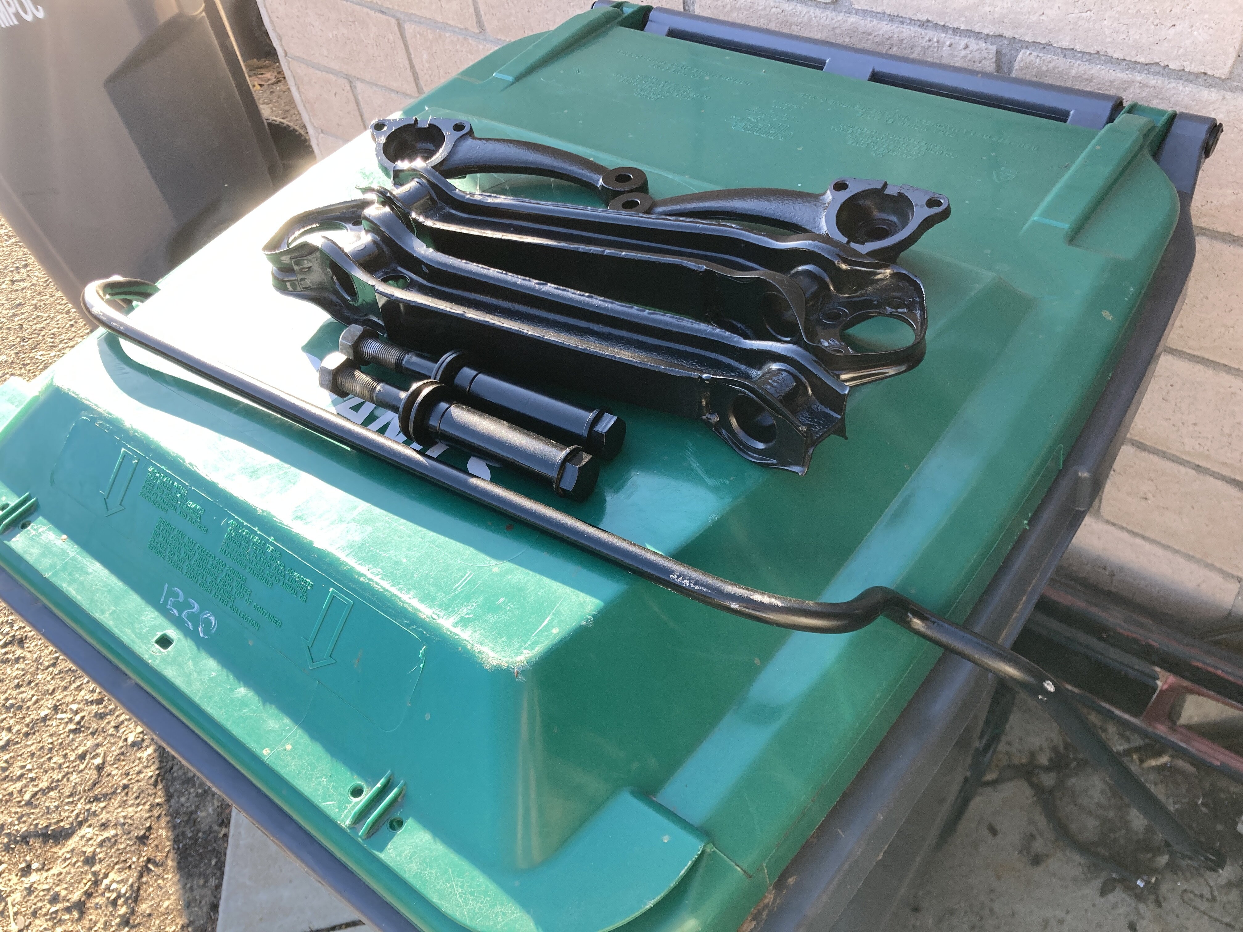 Painting my welded front subframe + stripping my engine bay |﻿ BMW 2002 ...