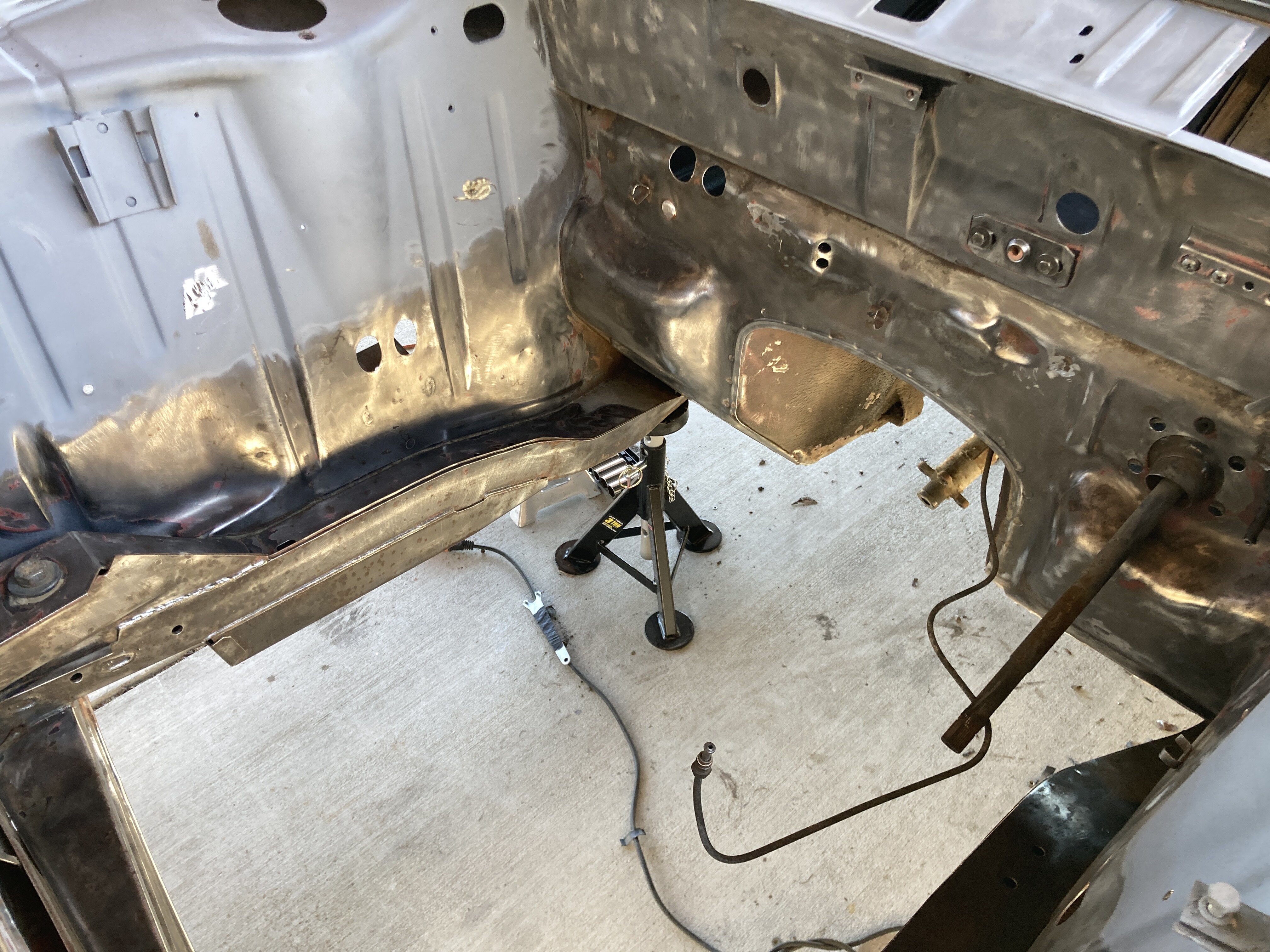 Painting my welded front subframe + stripping my engine bay |﻿ BMW 2002 ...