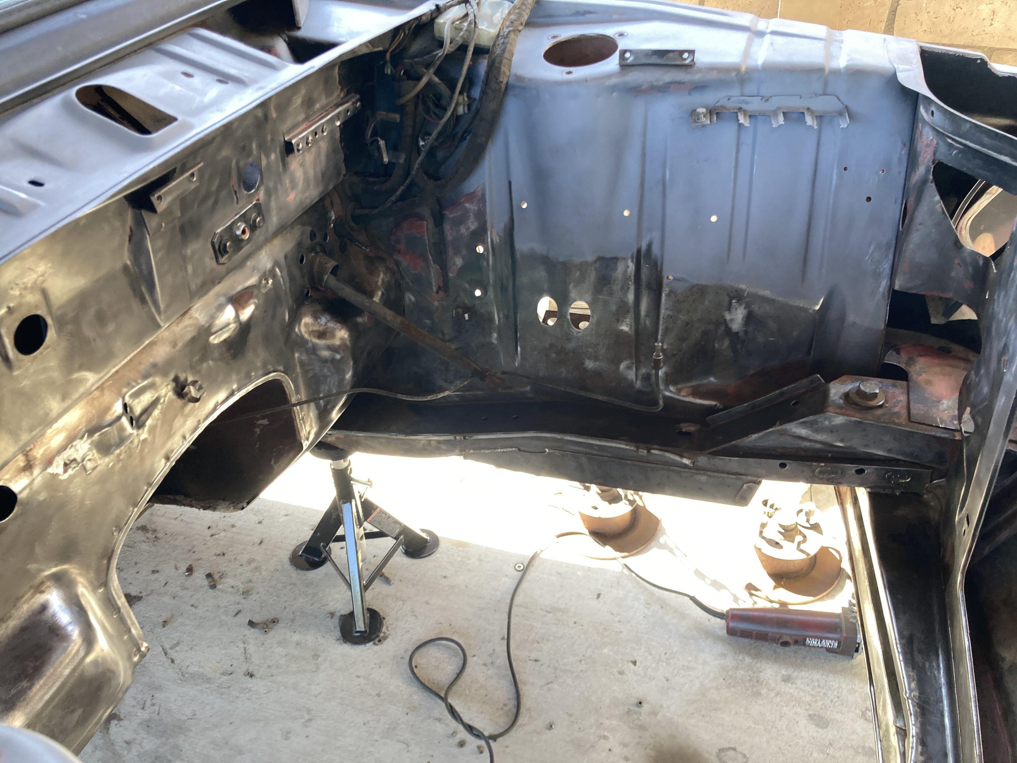 Painting my welded front subframe + stripping my engine bay |﻿ BMW 2002 ...