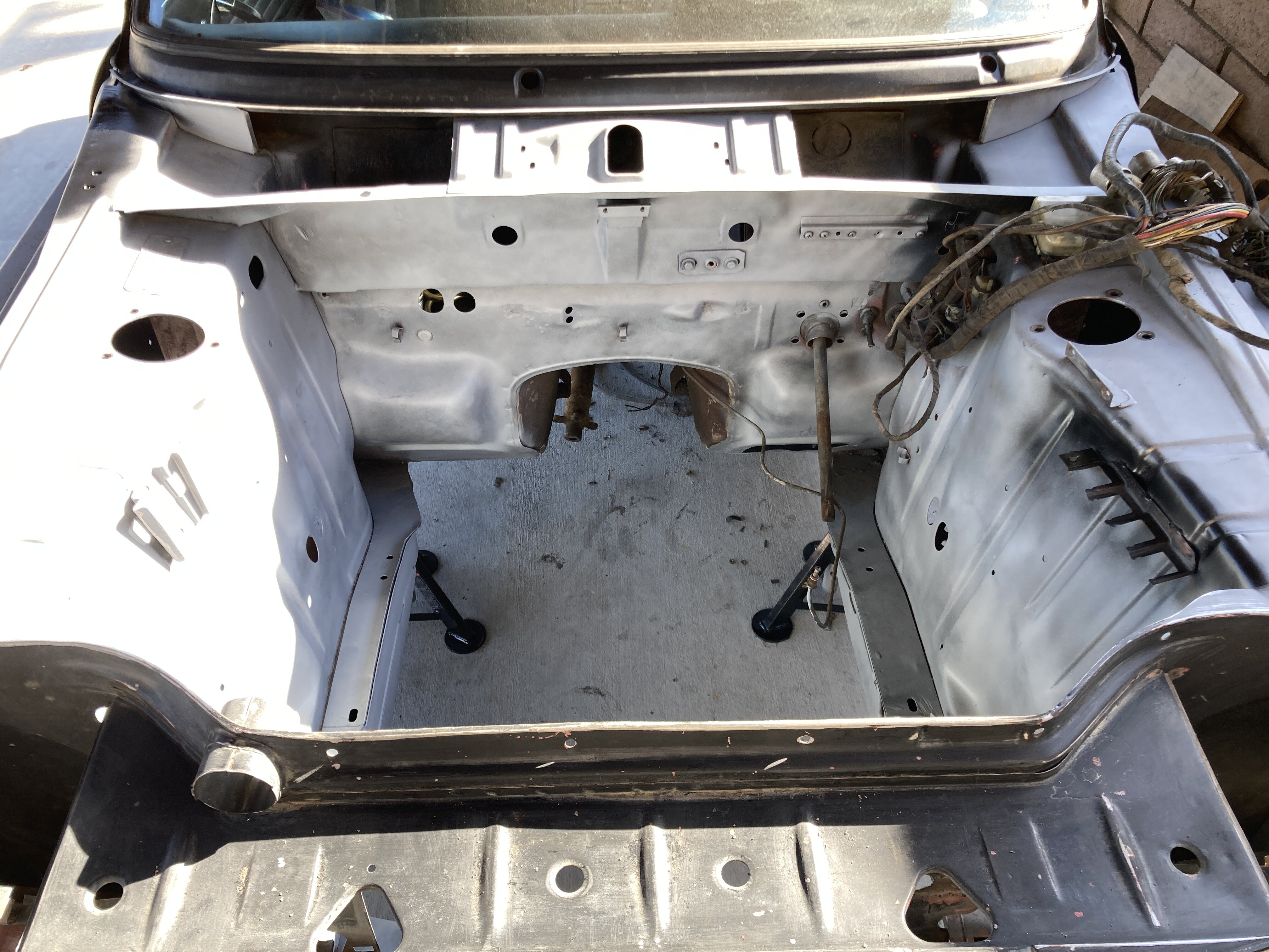 Painting my welded front subframe + stripping my engine bay |﻿ BMW 2002 ...