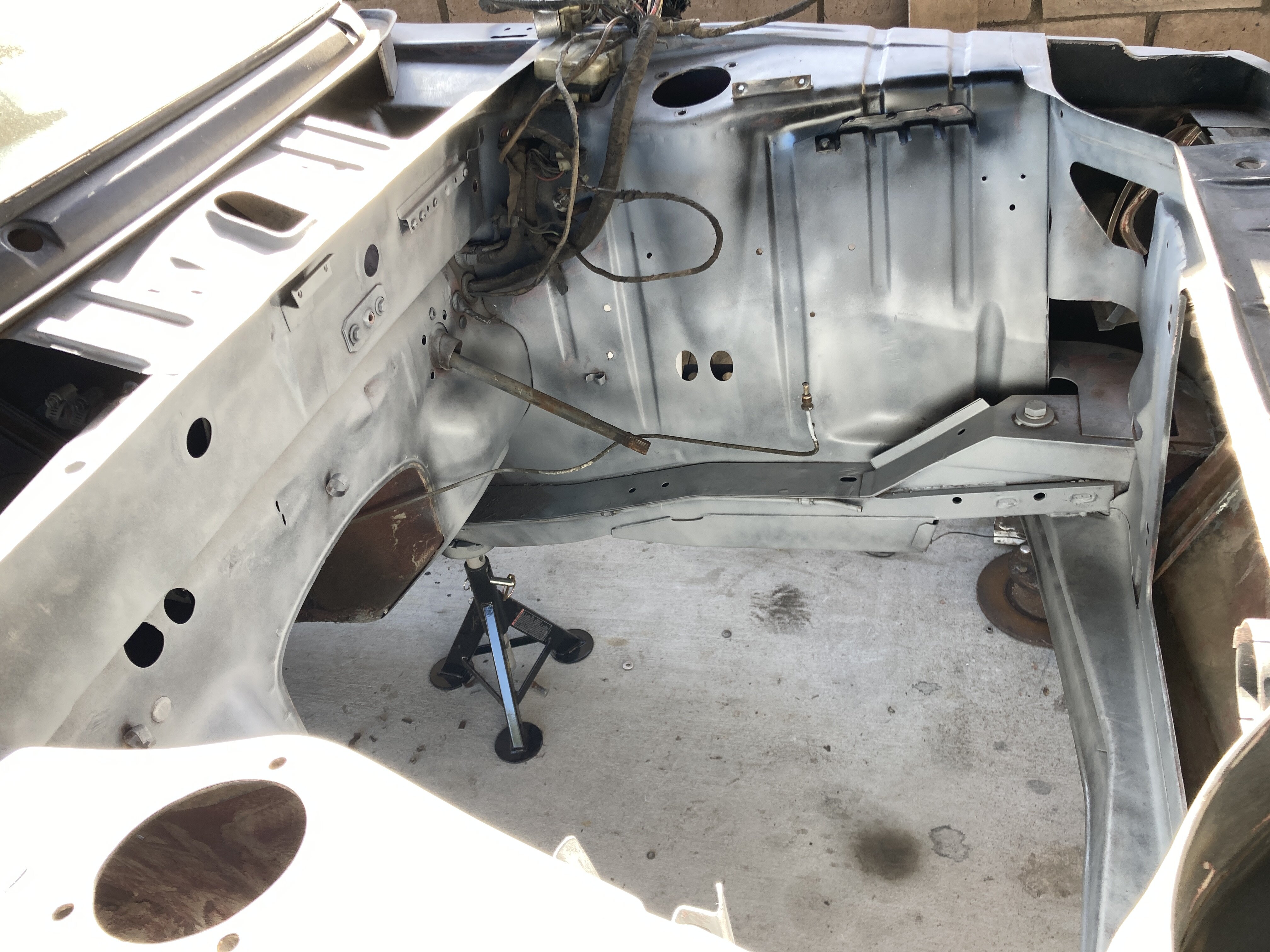 Painting my welded front subframe + stripping my engine bay |﻿ BMW 2002 and other '02