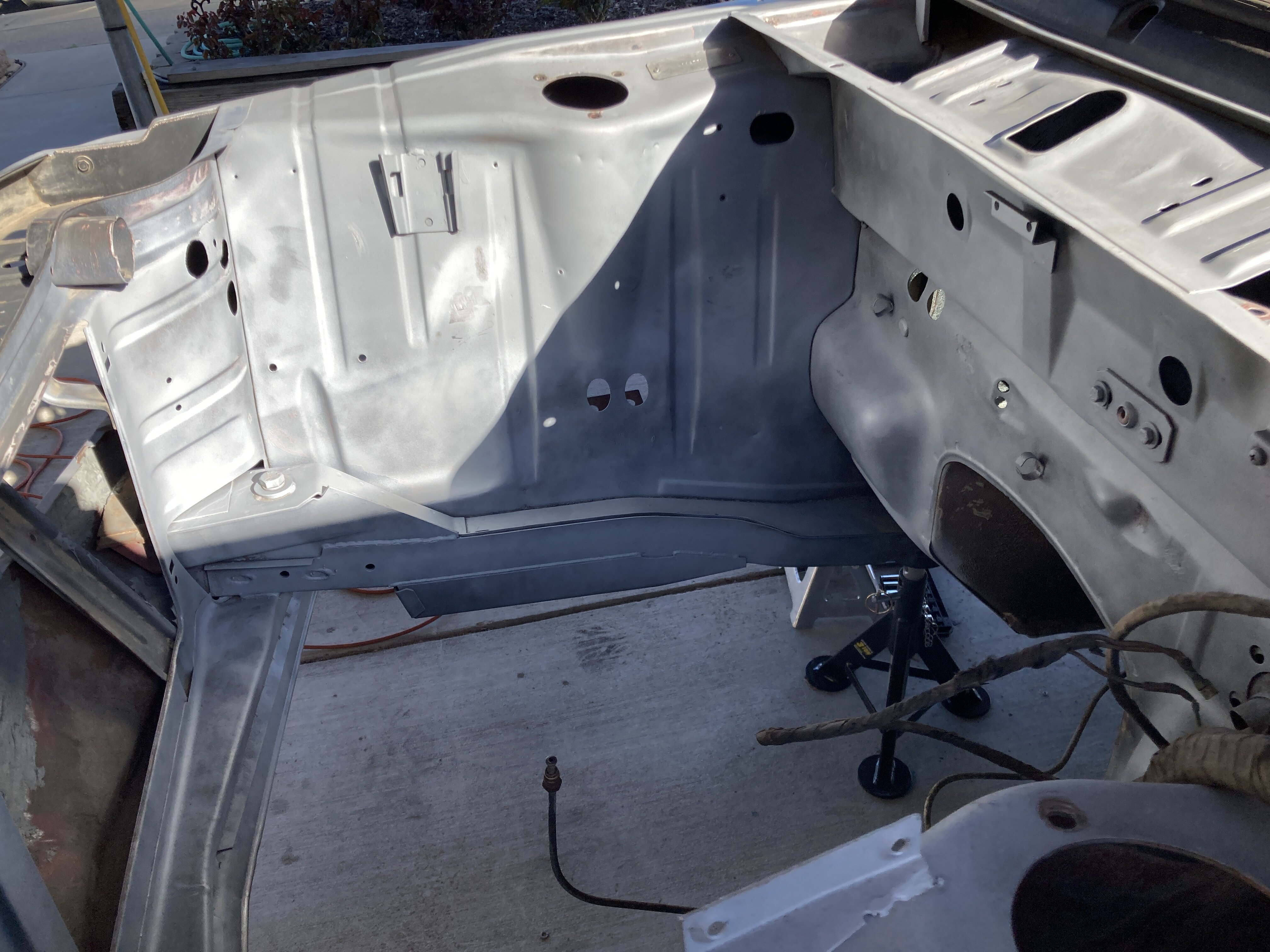 Painting my welded front subframe + stripping my engine bay |﻿ BMW 2002 and other '02