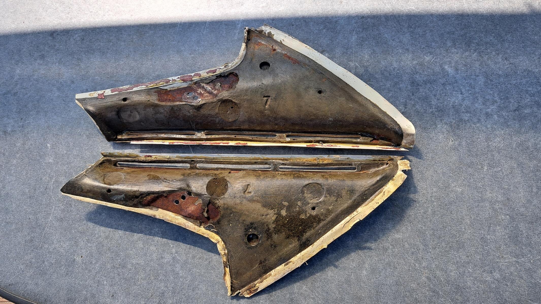 2002 Touring c-pillar covers - Body and Interior - 2002FAQ