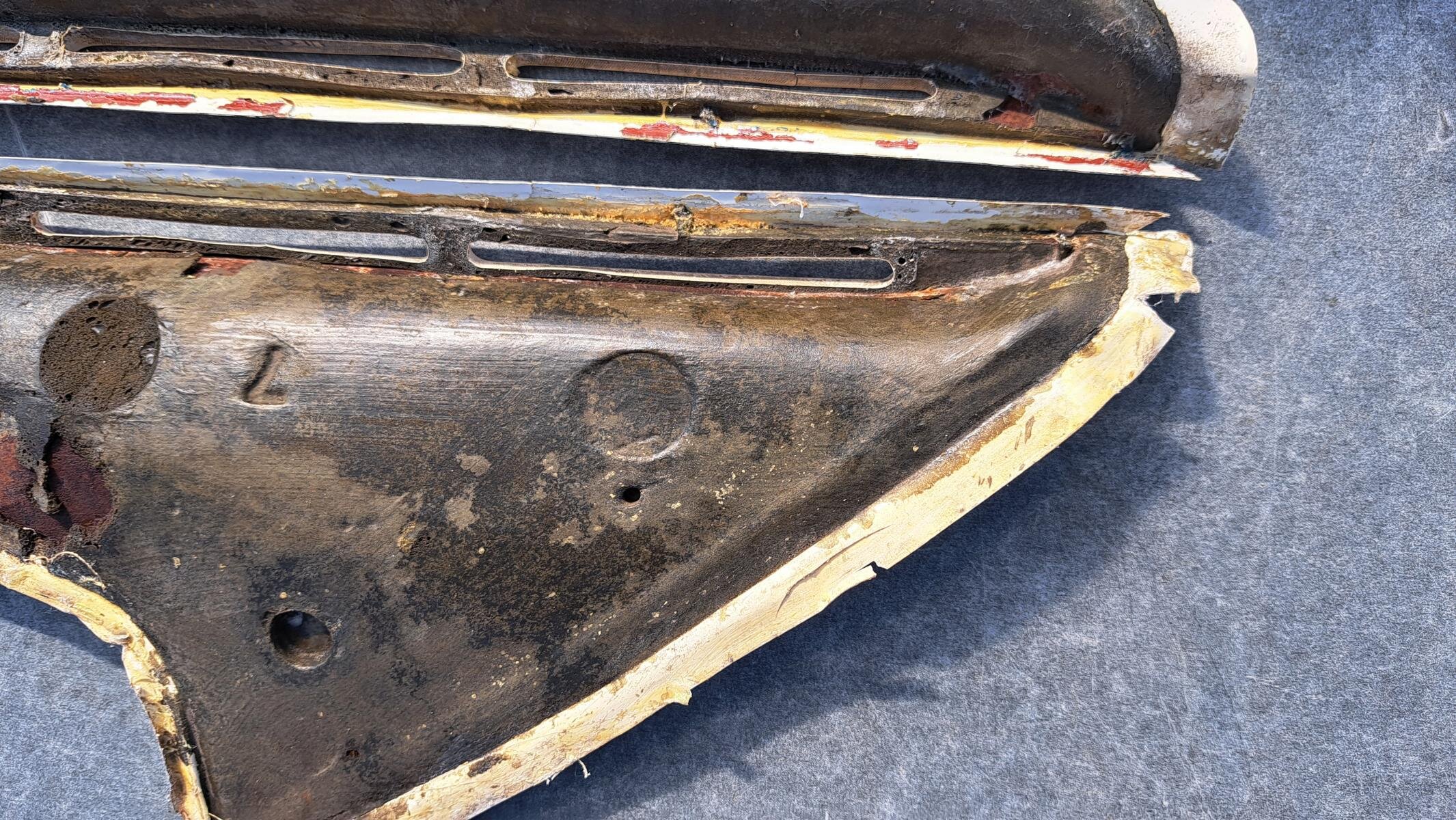 2002 Touring c-pillar covers - Body and Interior - 2002FAQ