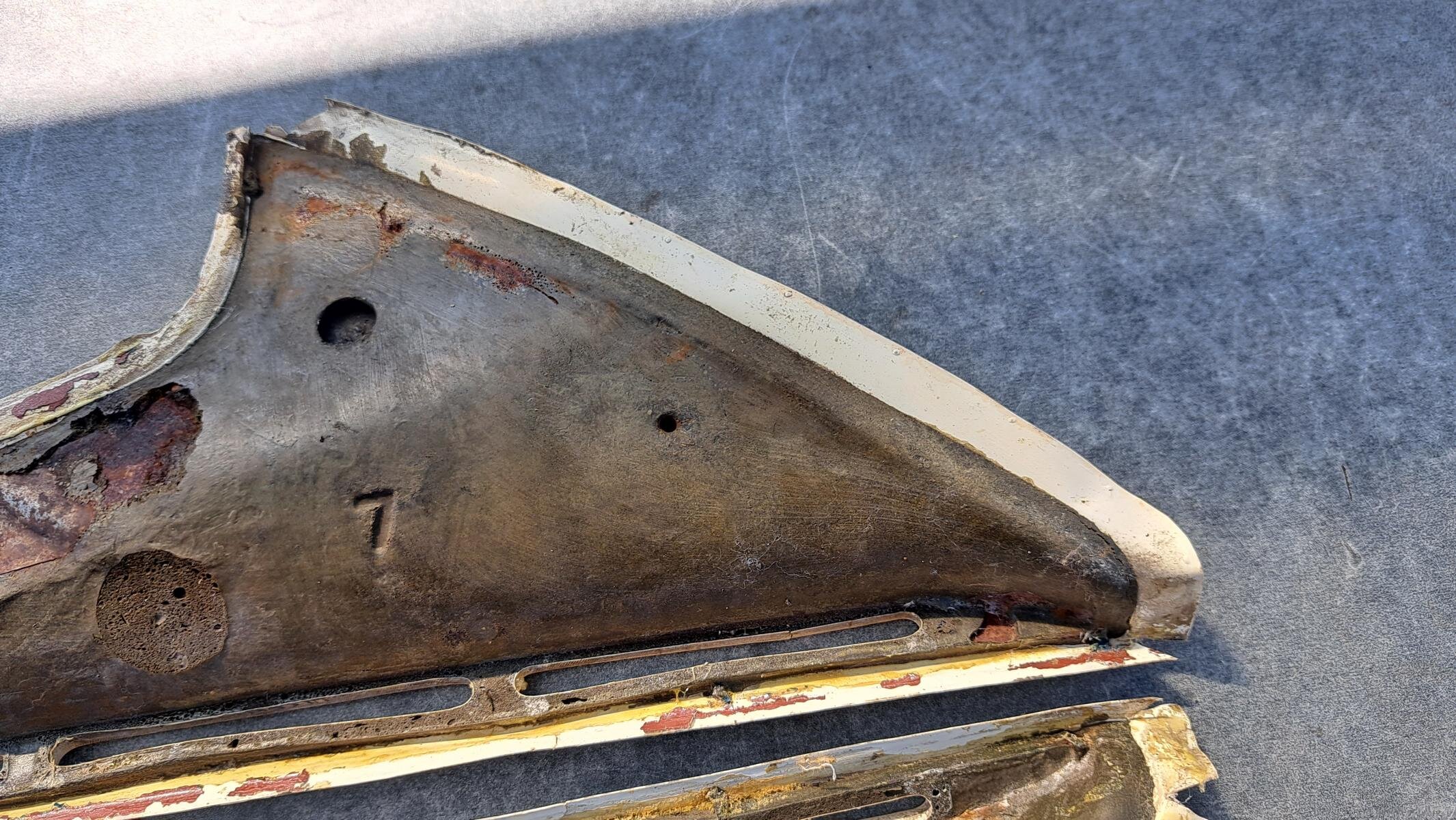 2002 Touring c-pillar covers - Body and Interior - 2002FAQ
