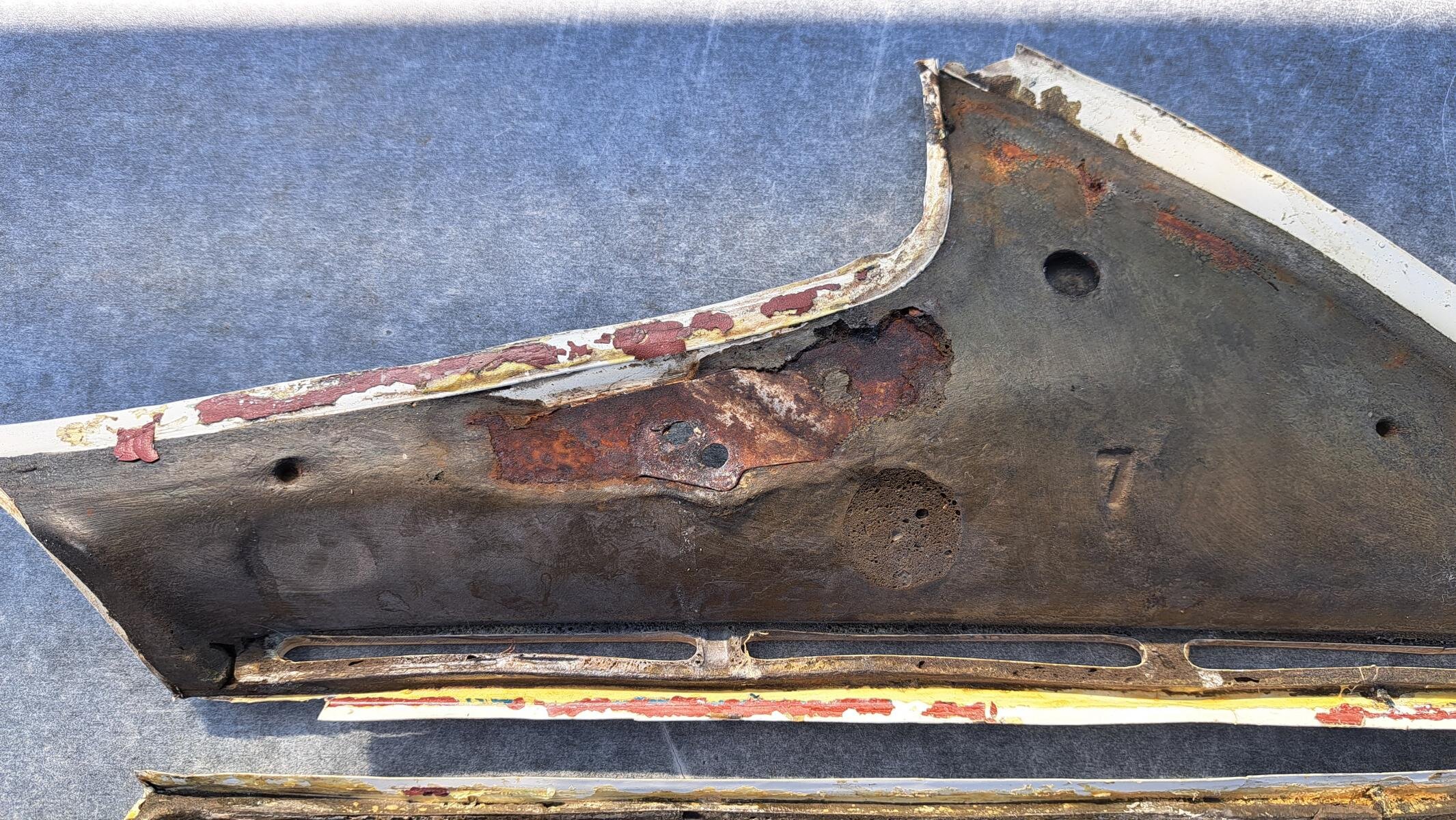 2002 Touring c-pillar covers - Body and Interior - 2002FAQ