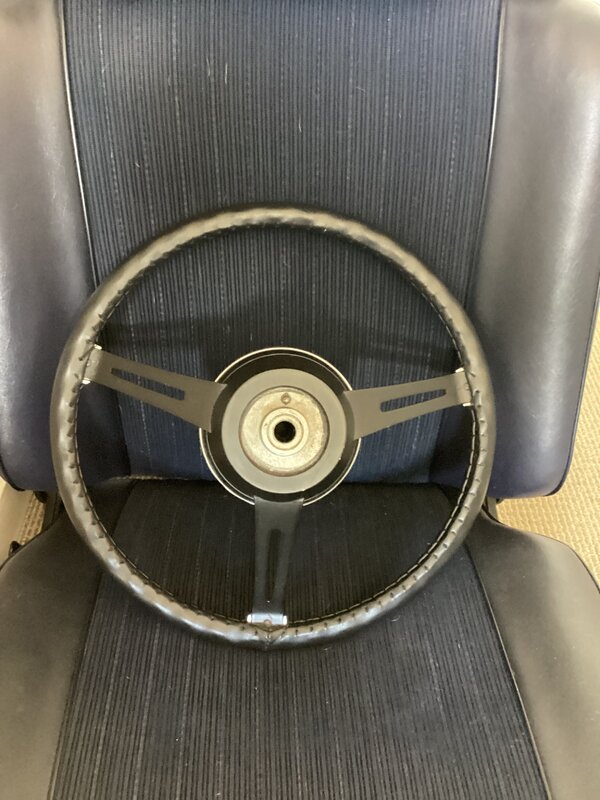 400mm Sport Steering Wheel |﻿ Body and Interior