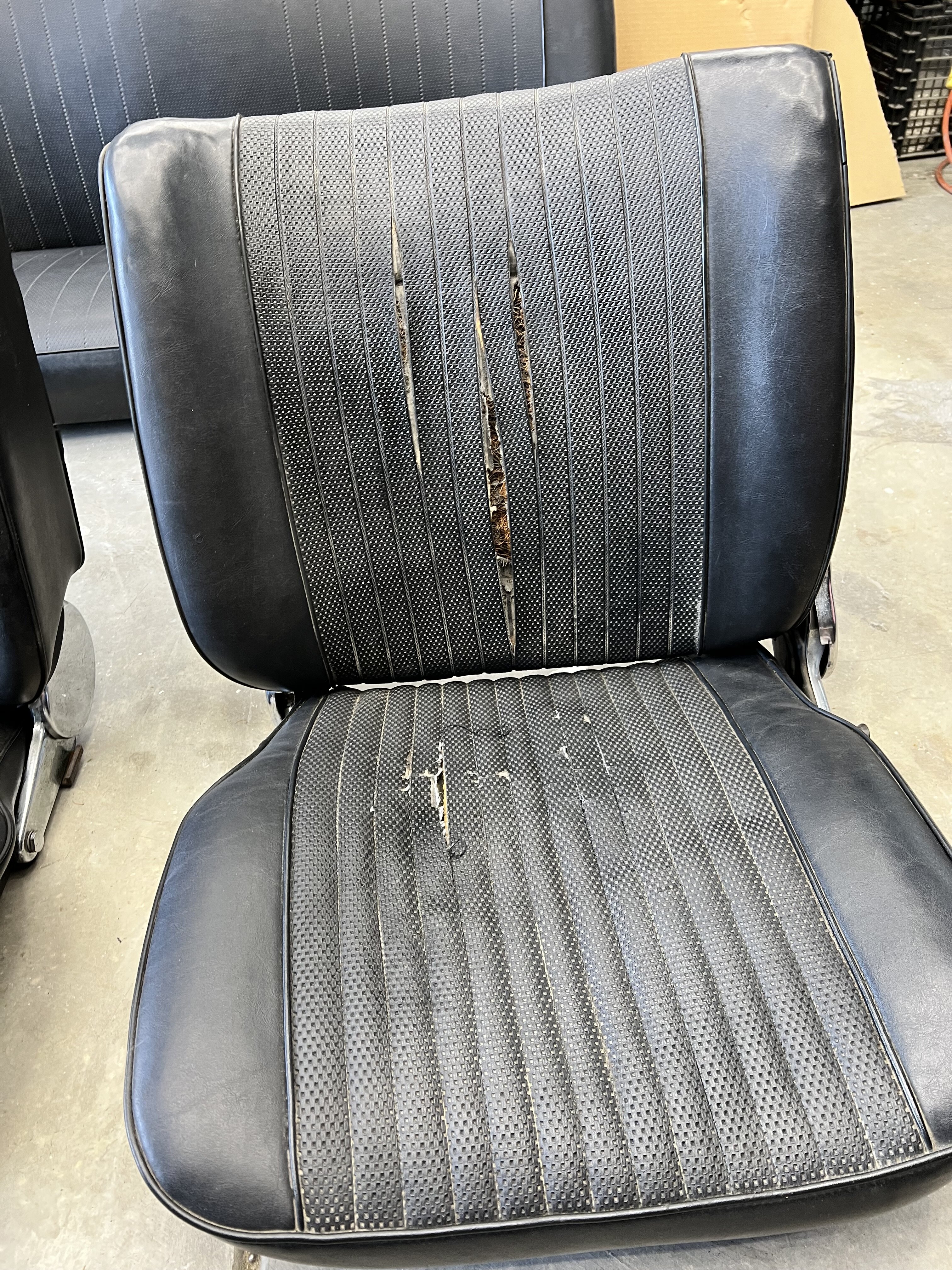 Early seats - Body and Interior - 2002FAQ