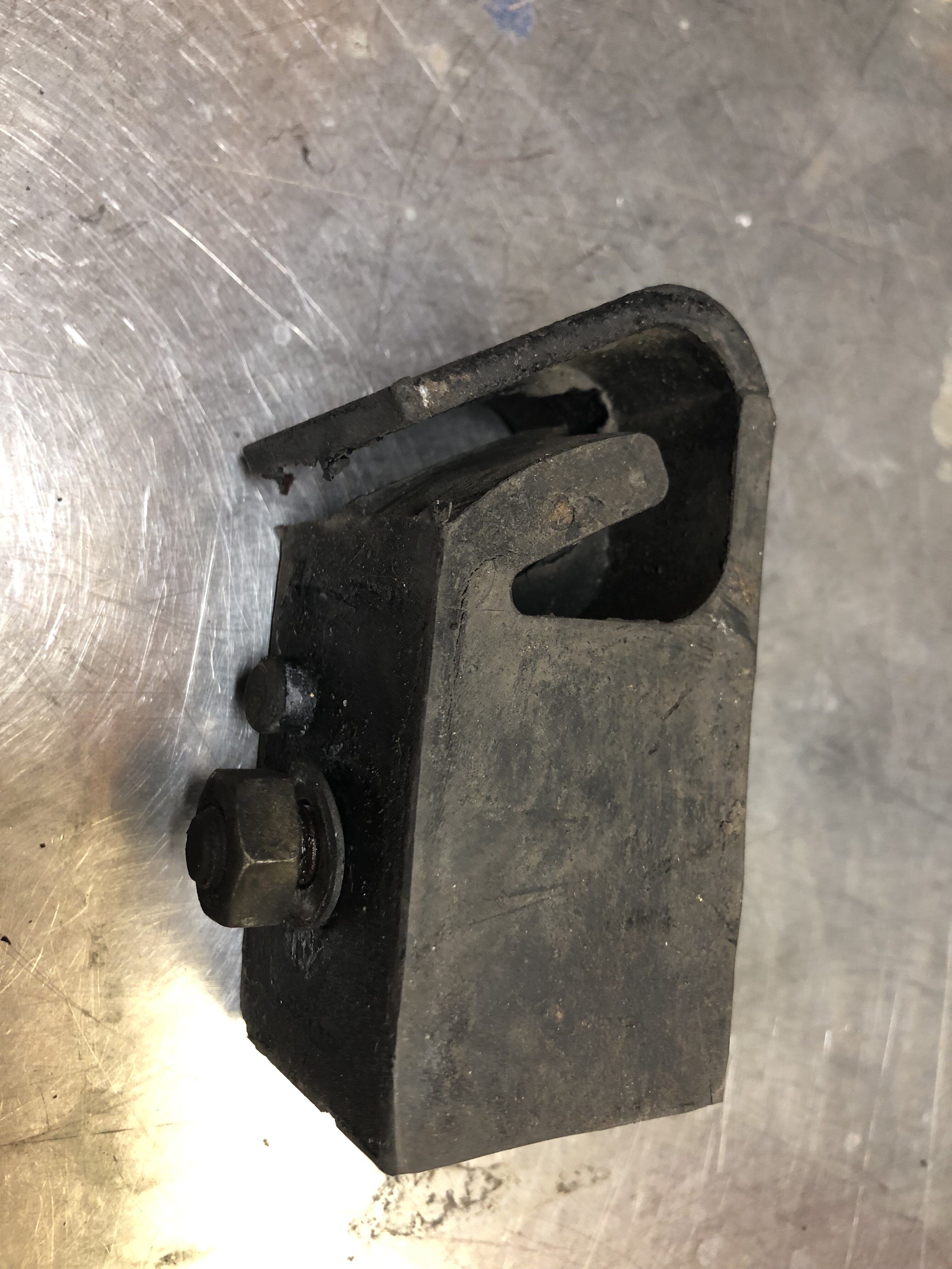 Driver side engine mount |﻿ Engine and Drivetrain