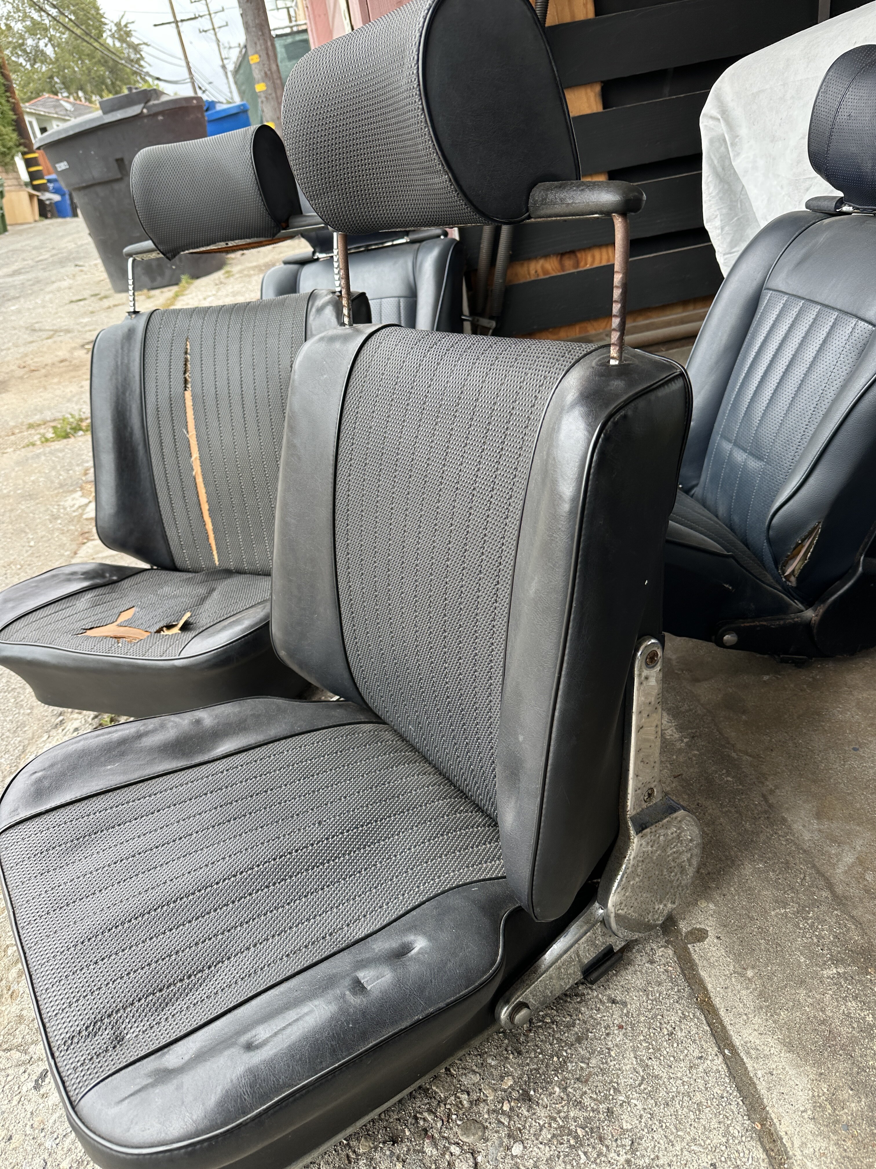 72 black front seats for sale (74 seats sold) - Body and Interior - 2002FAQ