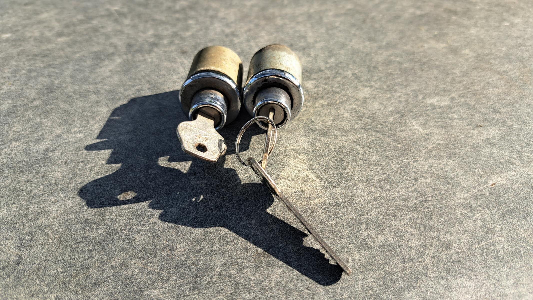 Two trunk locks with keys - Body and Interior - 2002FAQ