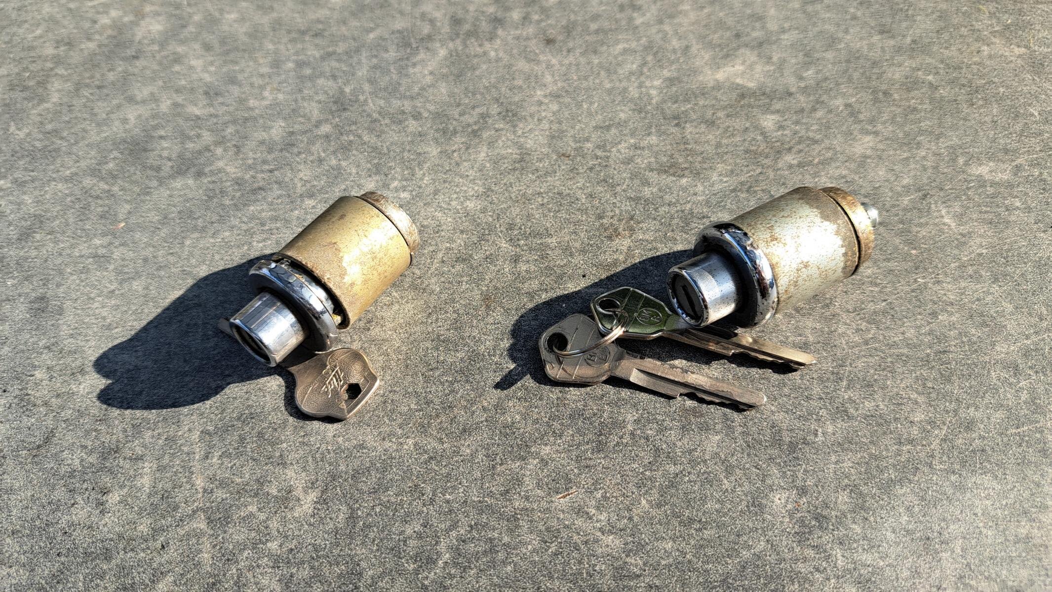 Two trunk locks with keys - Body and Interior - 2002FAQ