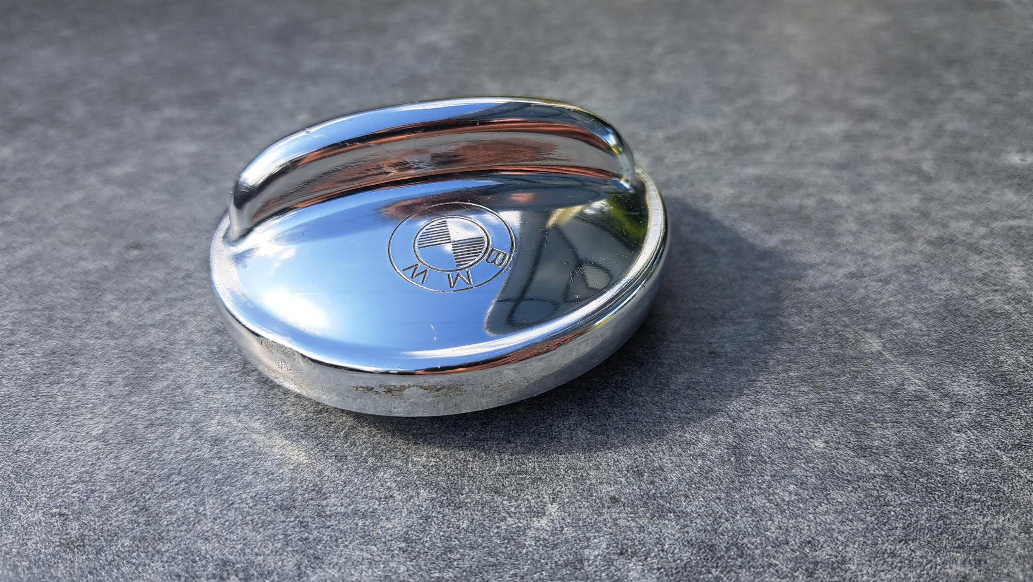 Two nice gas caps 😋 w/BMW logo, glossy & matt brushed |﻿ Body and Interior