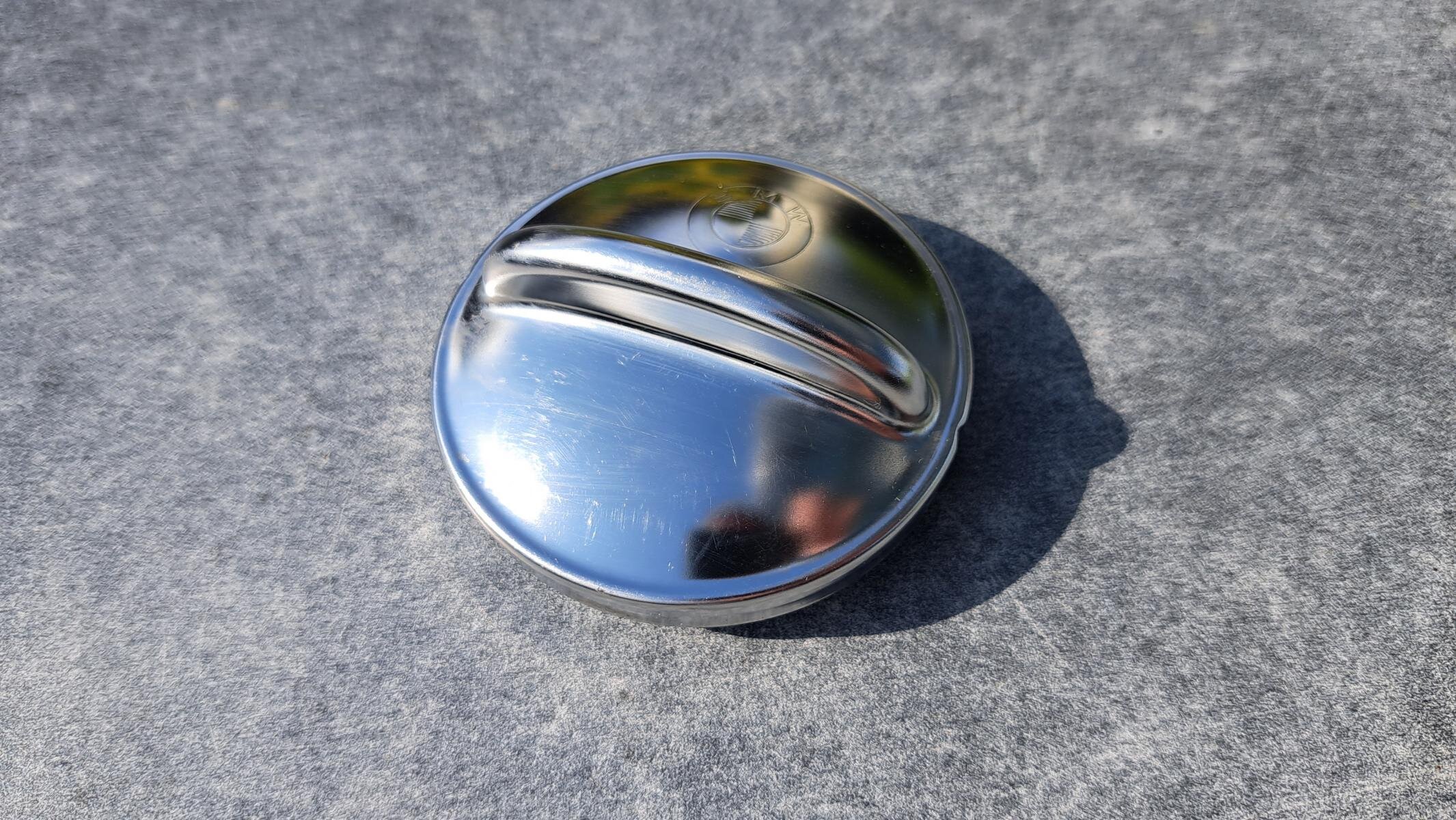 Two nice gas caps 😋 w/BMW logo, glossy & matt brushed |﻿ Body and Interior