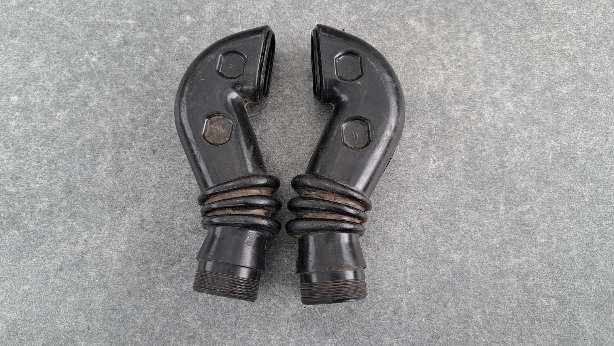 Pair of trunk vent tubes / air hoses - Body and Interior - 2002FAQ