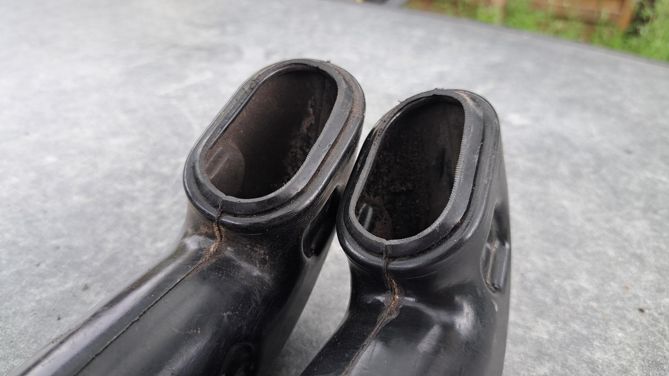 Pair of trunk vent tubes / air hoses - Body and Interior - 2002FAQ