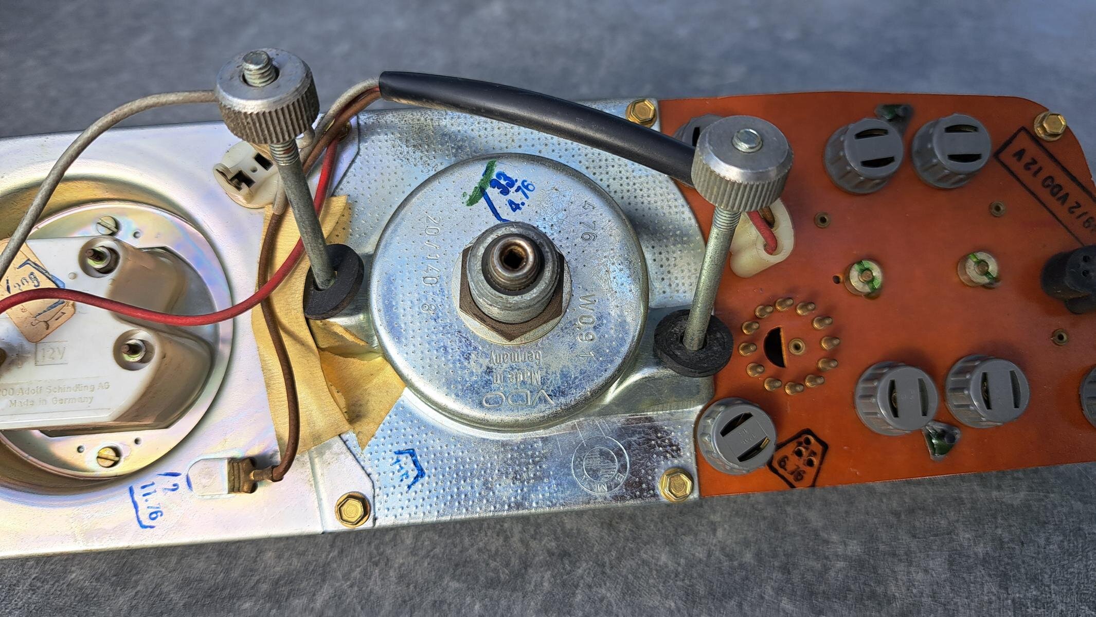Two instrument clusters - Body and Interior - 2002FAQ