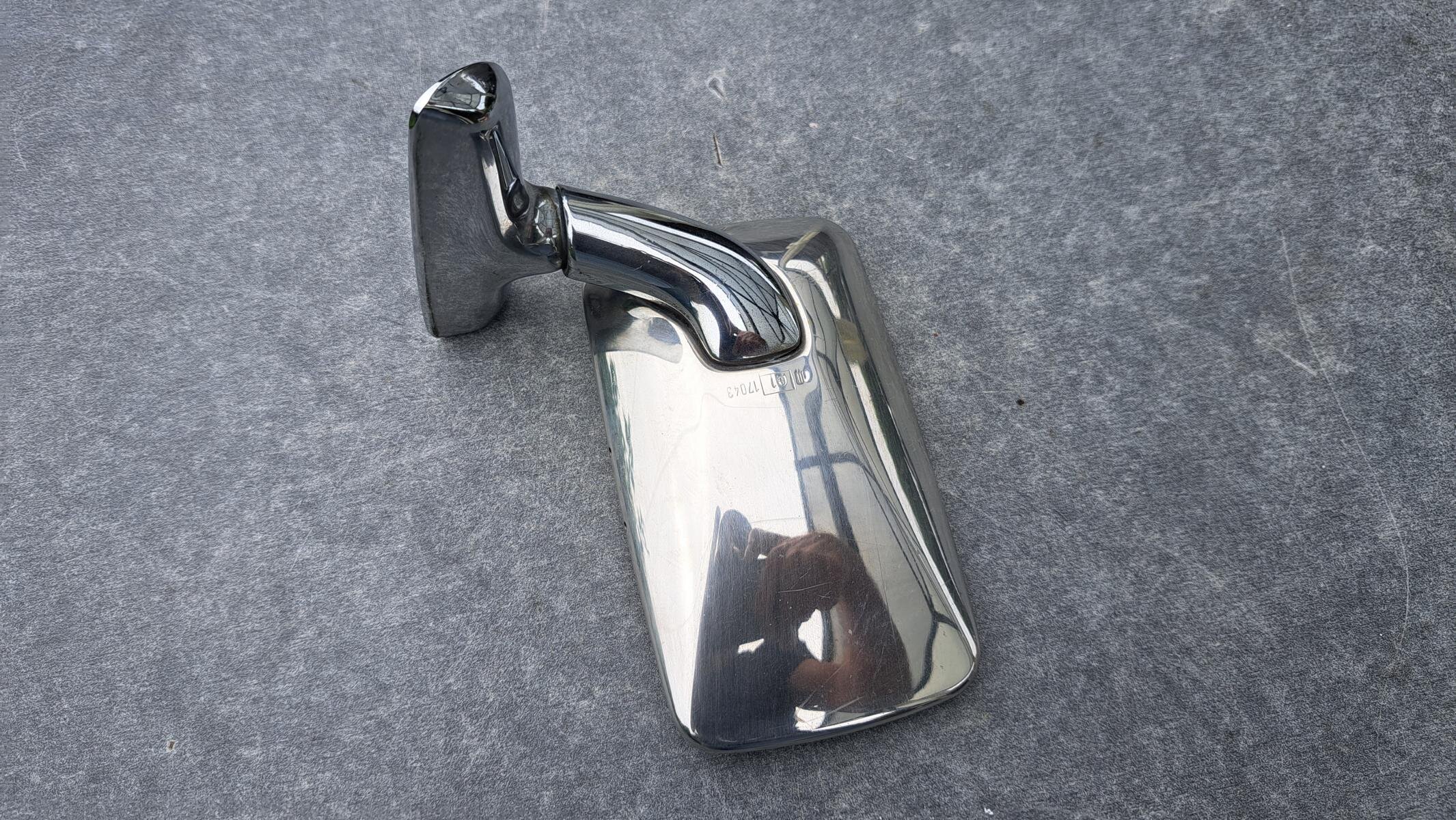 Flag mirror, left side - Body and Interior - 2002FAQ