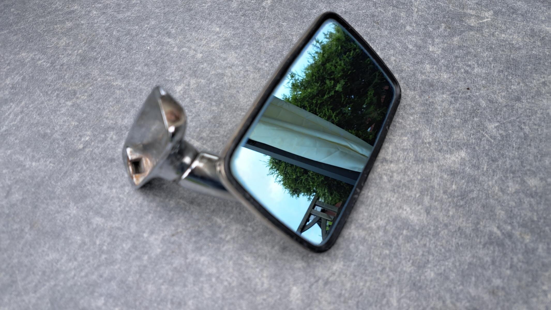Flag mirror, left side - Body and Interior - 2002FAQ
