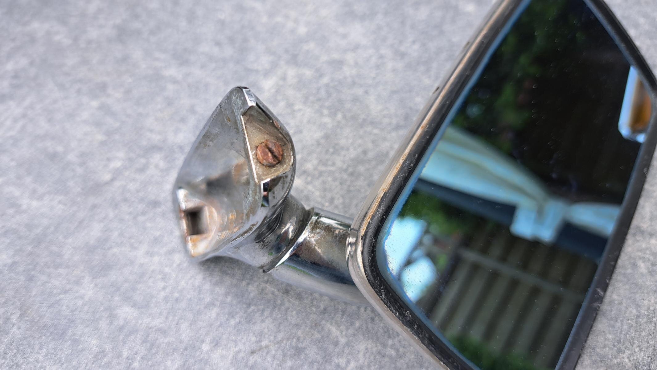 Flag mirror, left side - Body and Interior - 2002FAQ