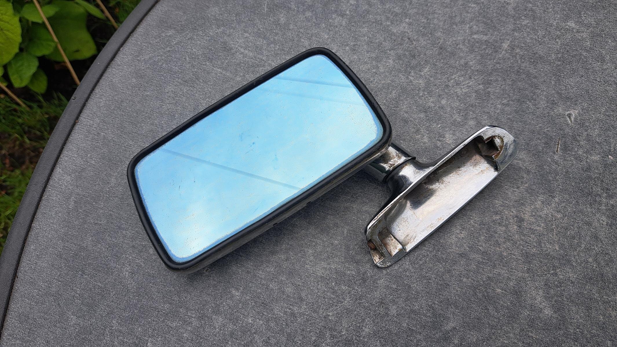 Flag mirror, left side - Body and Interior - 2002FAQ