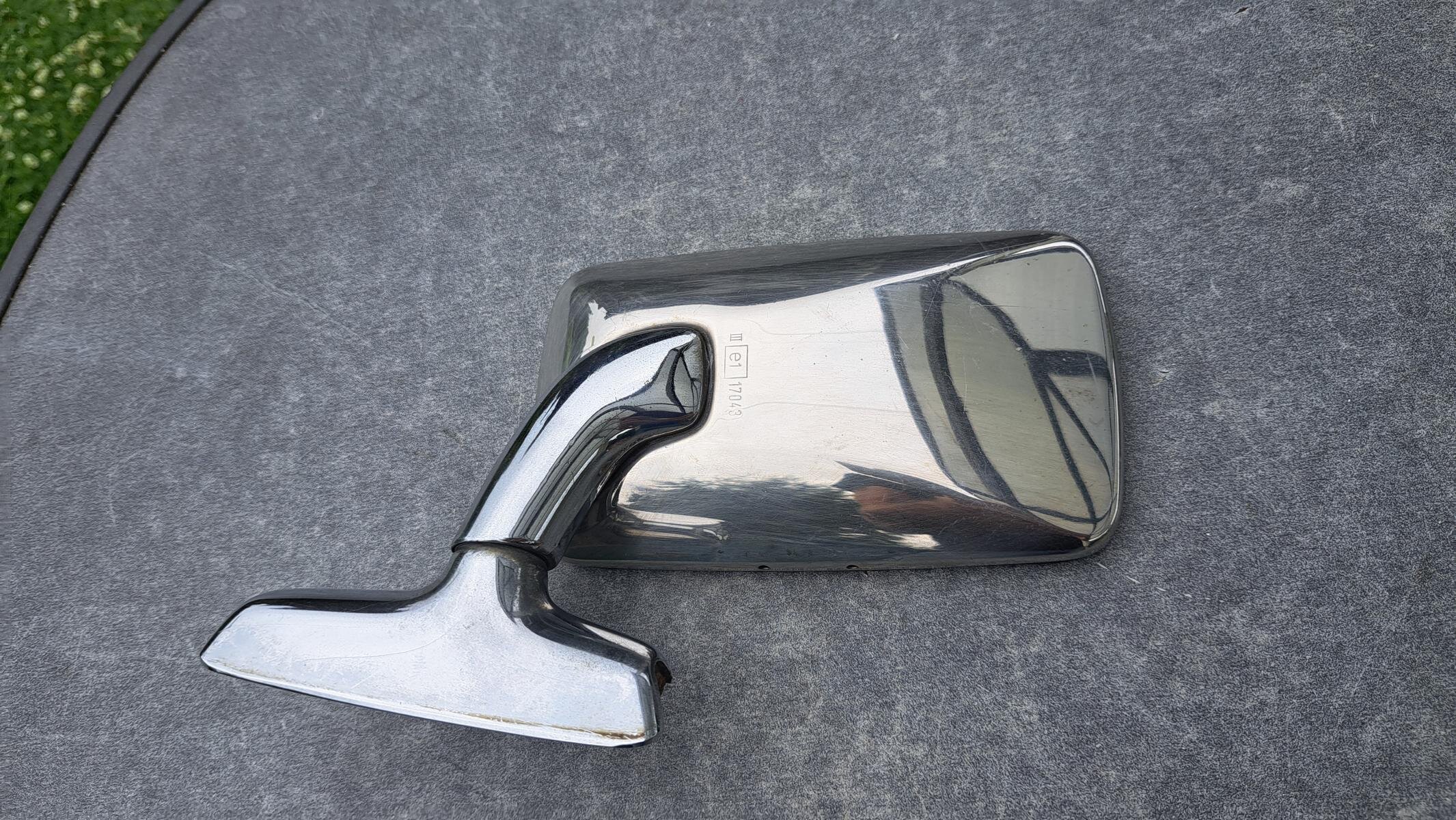 Flag mirror, left side - Body and Interior - 2002FAQ