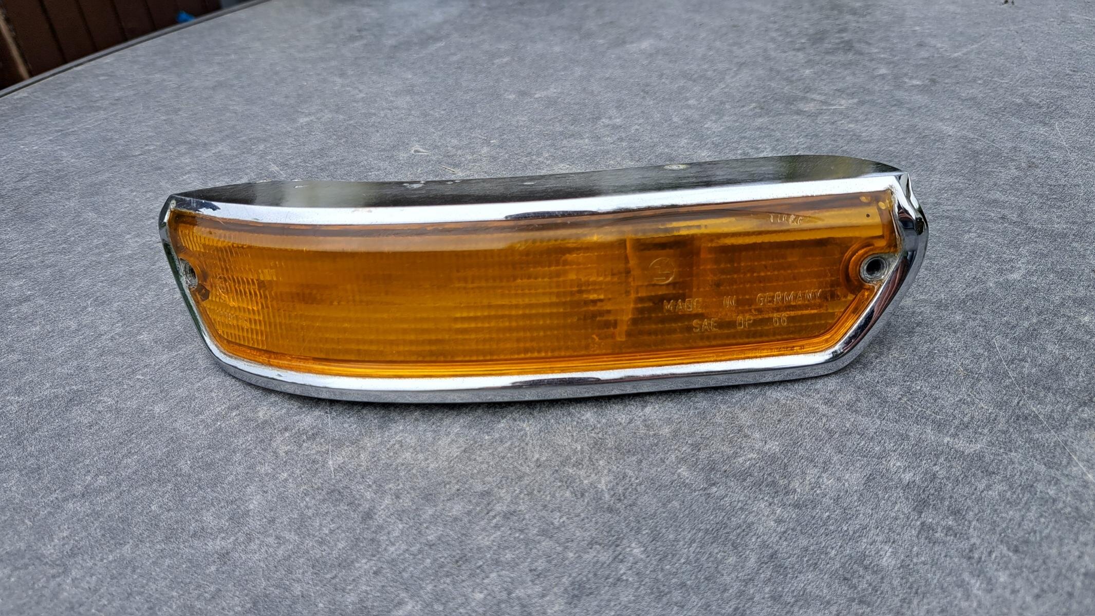 Left side euro turn signal - Body and Interior - 2002FAQ