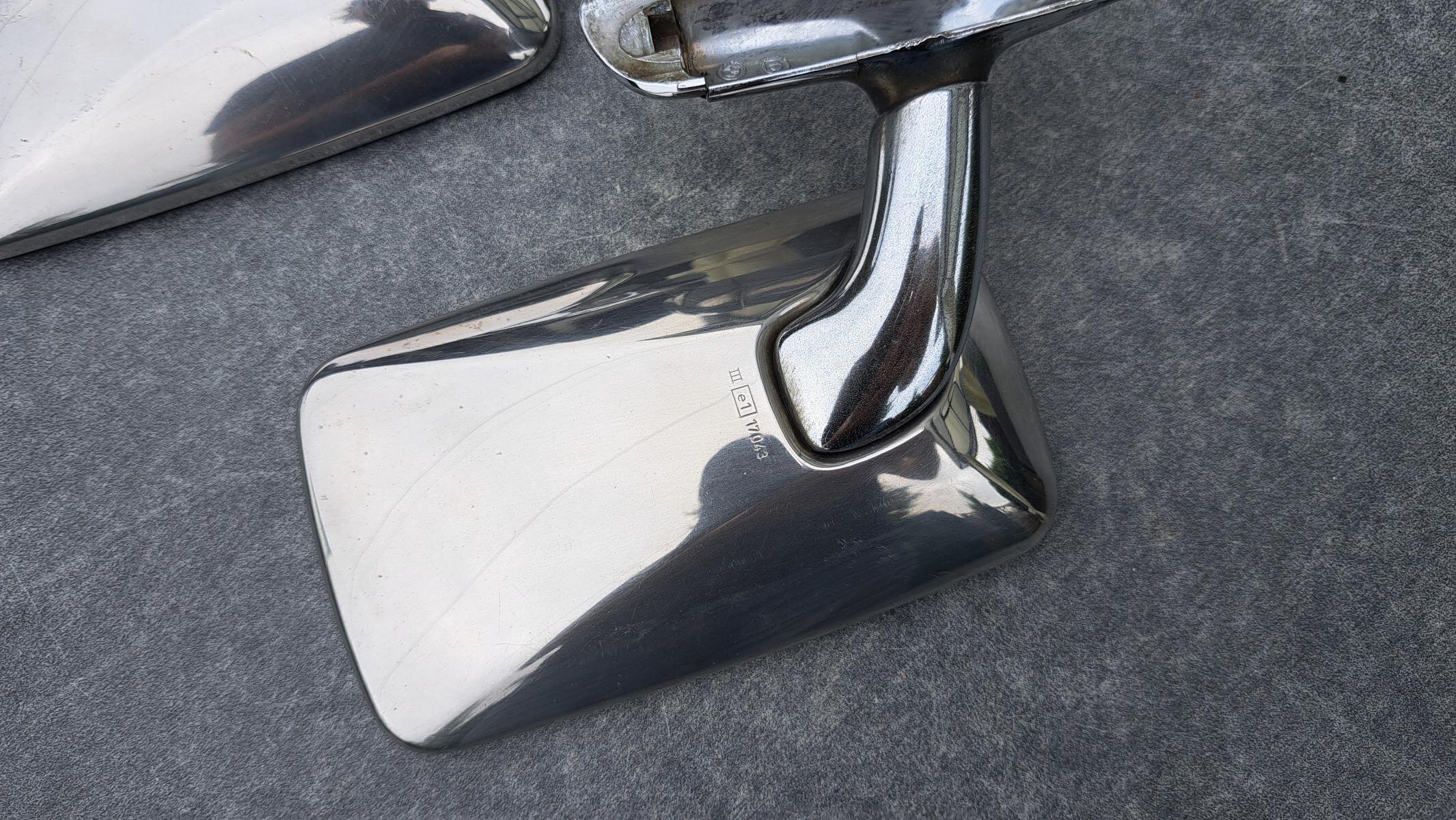 Two flag mirrors, left side |﻿ Body and Interior