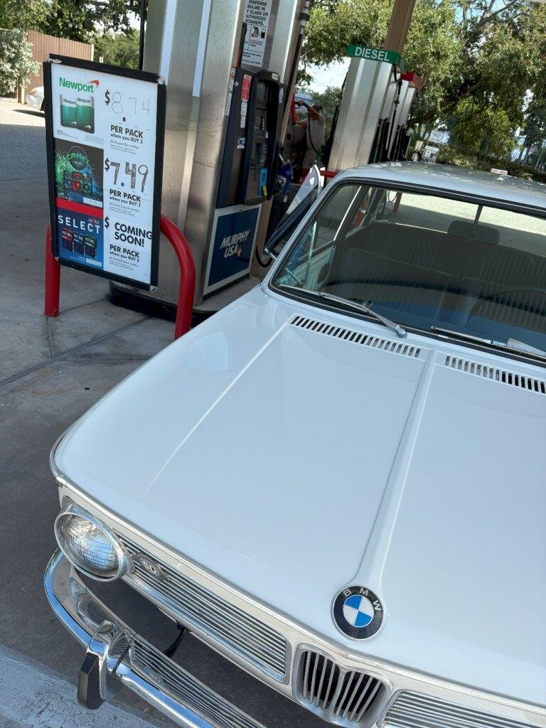Rivets on vent window frame |﻿ BMW 2002 and other '02