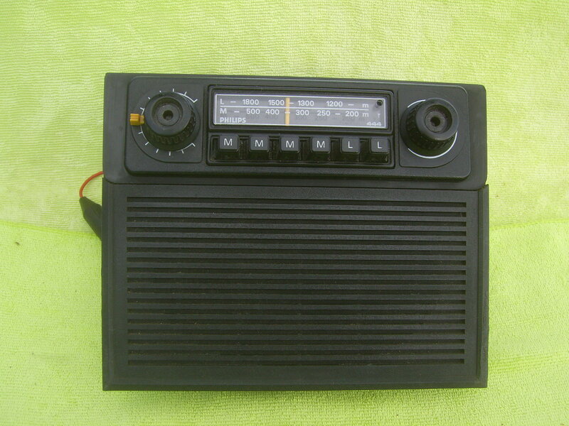 FS: Radio Center Console + Radio + Speaker - Miscellaneous - 2002FAQ